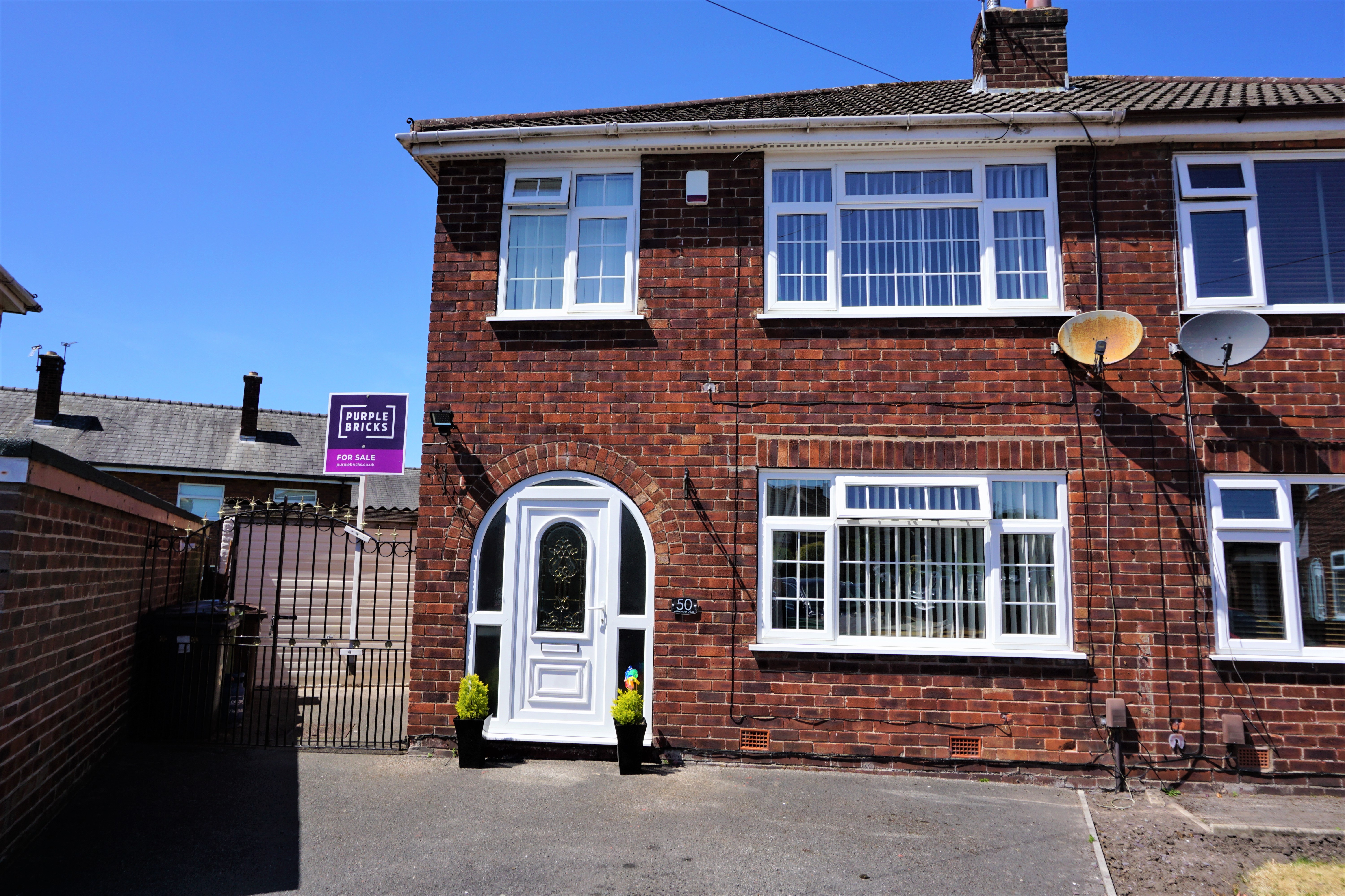 3 bedroom semi-detached house for sale in Alexander Drive, Lydiate, L31 2NJ