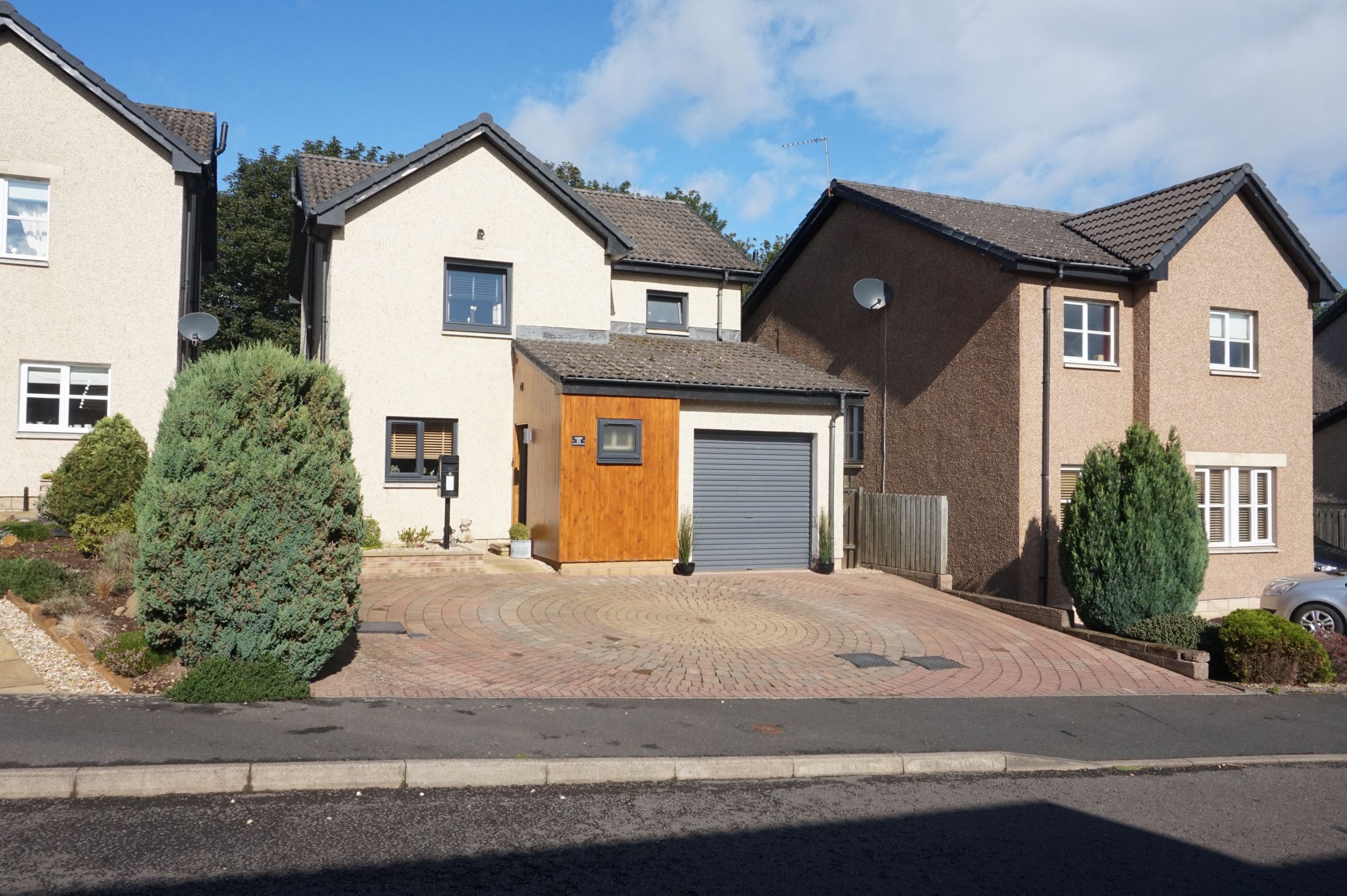 3 bedroom detached house for sale in Springwood Rise, Kelso, TD5 8BE