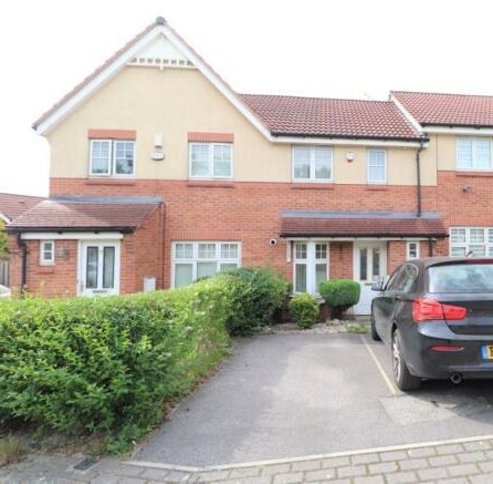 2 bedroom semi-detached house to rent in Tavistock Park, Leeds, LS12 4DD