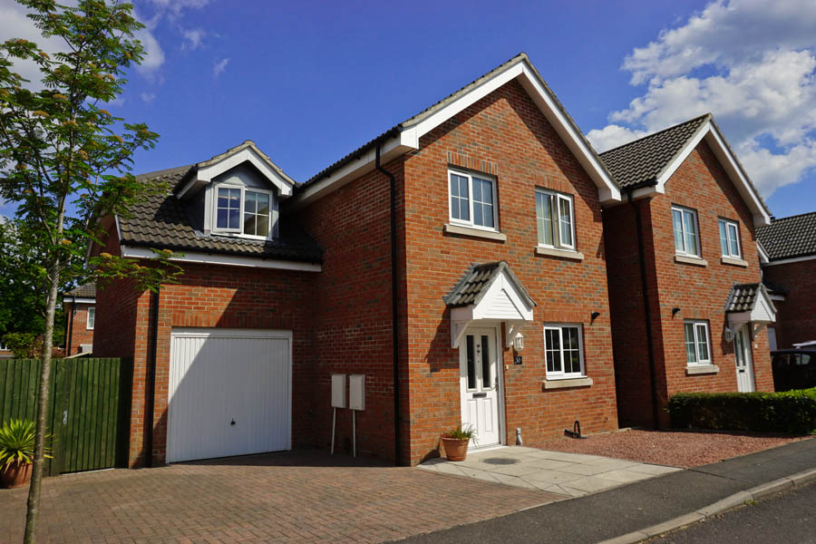 4 bedroom detached house for sale in Varna Road, Bordon, GU35 0DG
