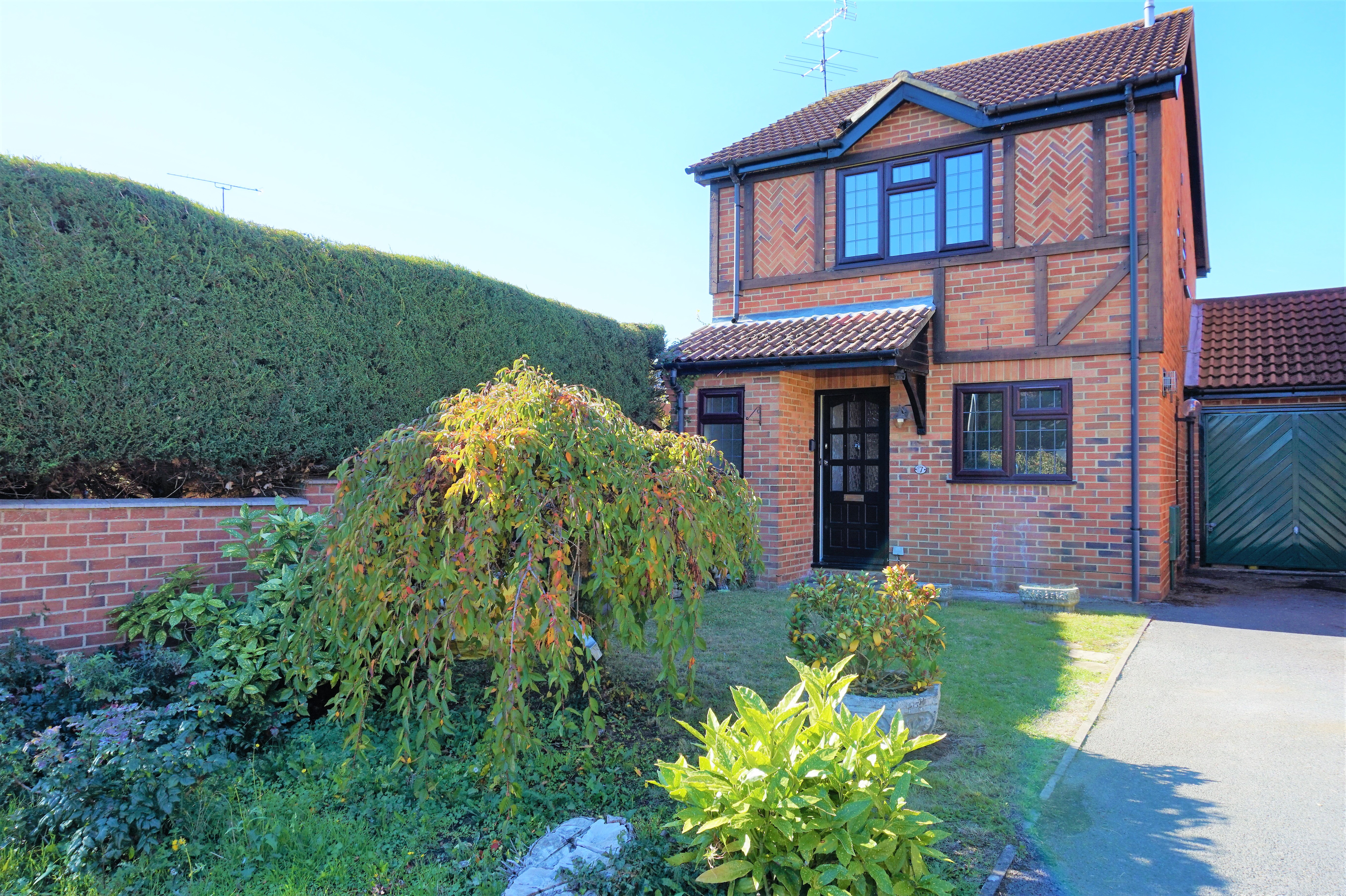 3 bedroom link detached house for sale in Elmleigh Court, Reading, RG4 5EE