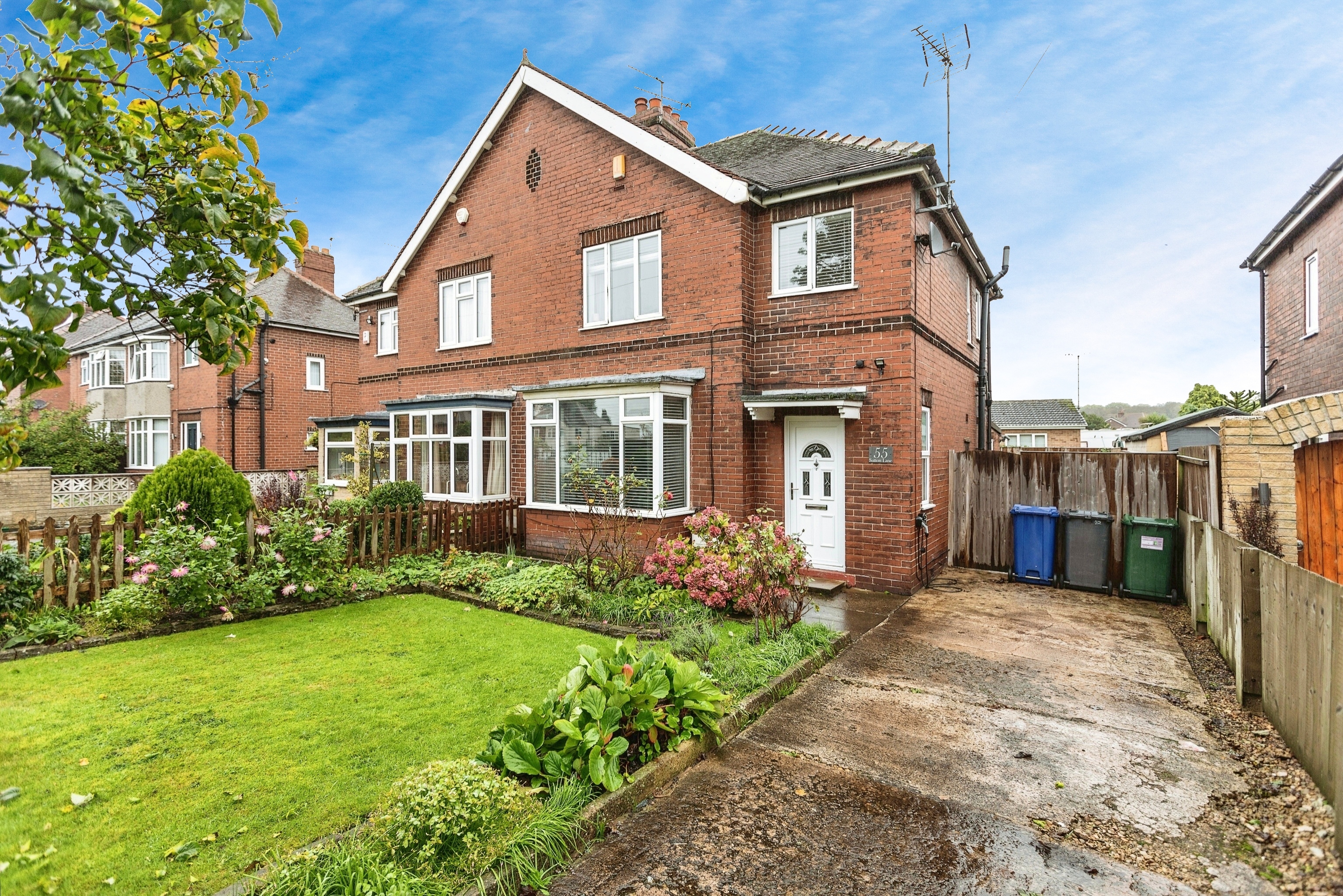 3 bedroom semi-detached house for sale in Sutton Lane, Byram, WF11 9DT