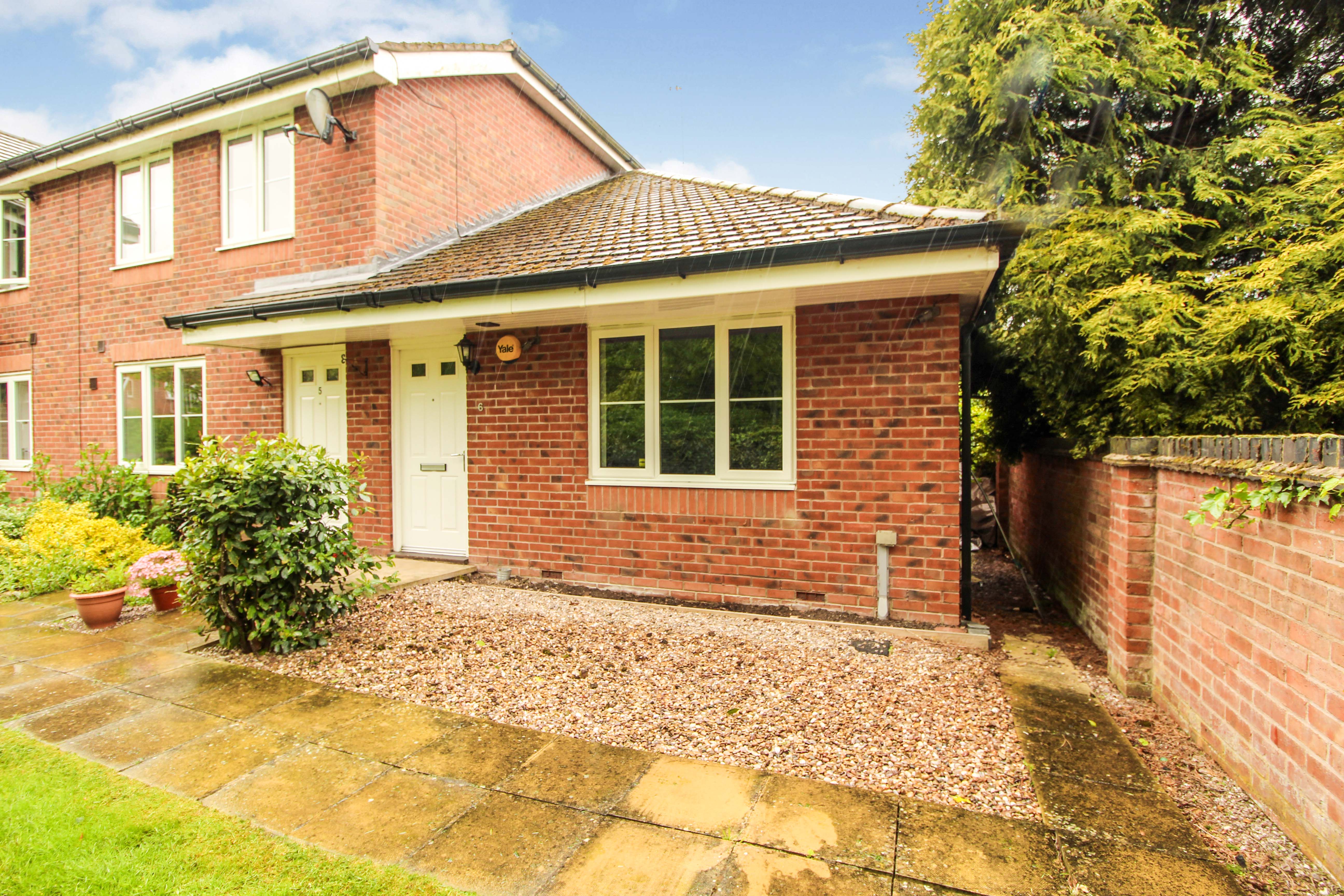 2 bedroom bungalow for sale in Stavely Way, Gamston, NG2 6UH