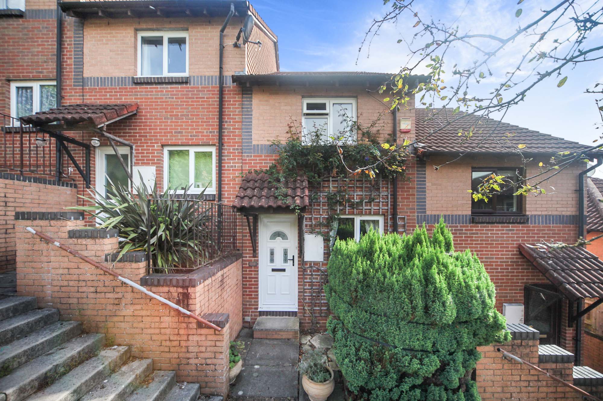 2 bedroom terraced house for sale in Farm Hill, Exeter, EX4 2ND