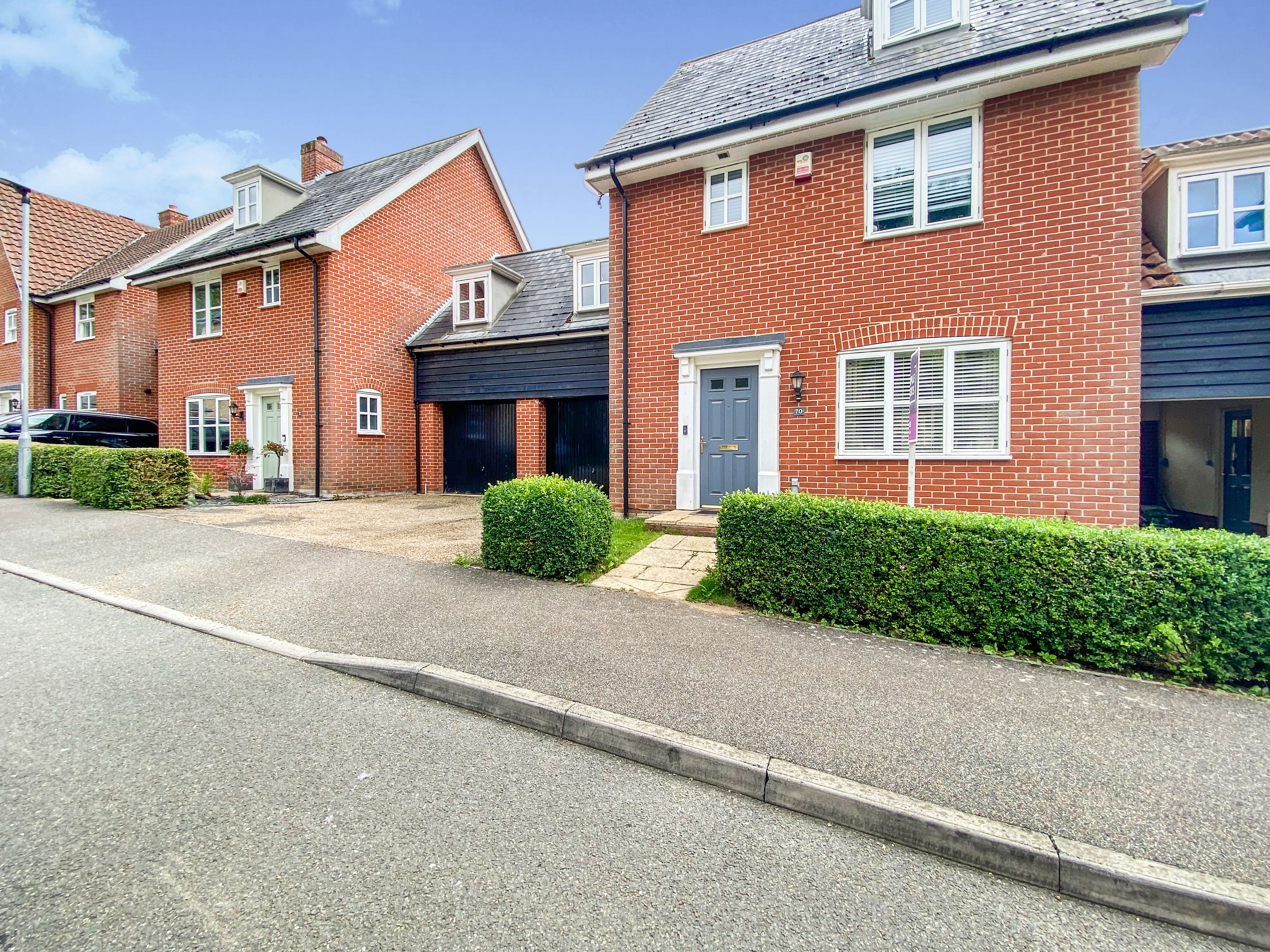 4 bedroom link detached house for sale in South Park Drive, Cambridge ...
