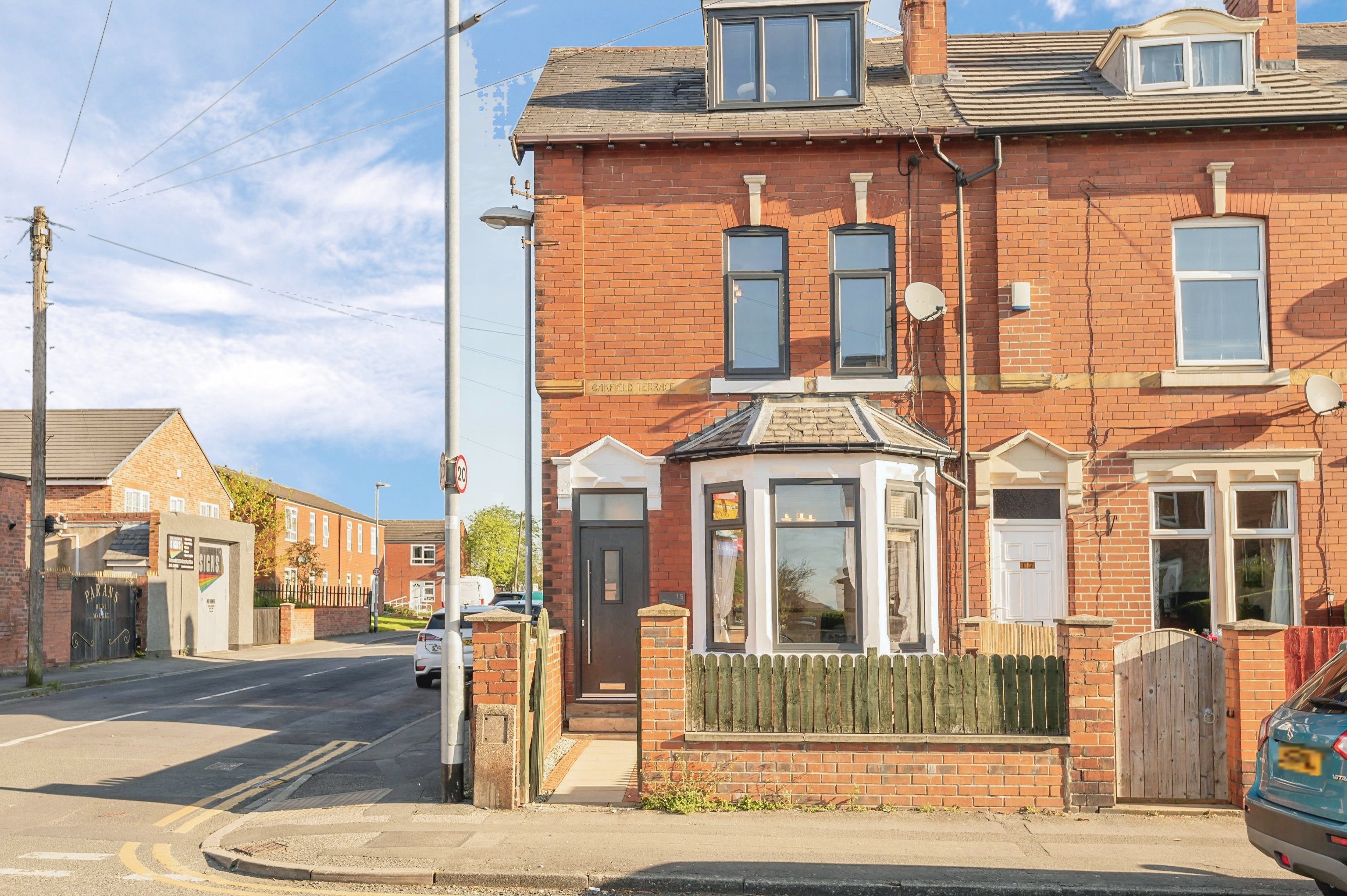 3 bedroom end of terrace house for sale in Haigh Road, Leeds, LS26 0NQ