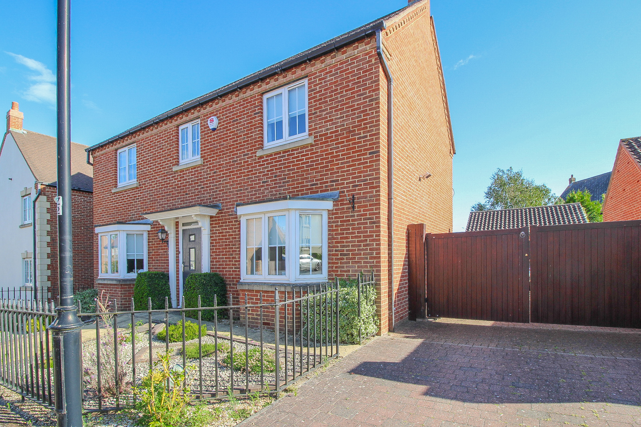 4 bedroom detached house for sale in Church Farm Avenue, Wilstead ...