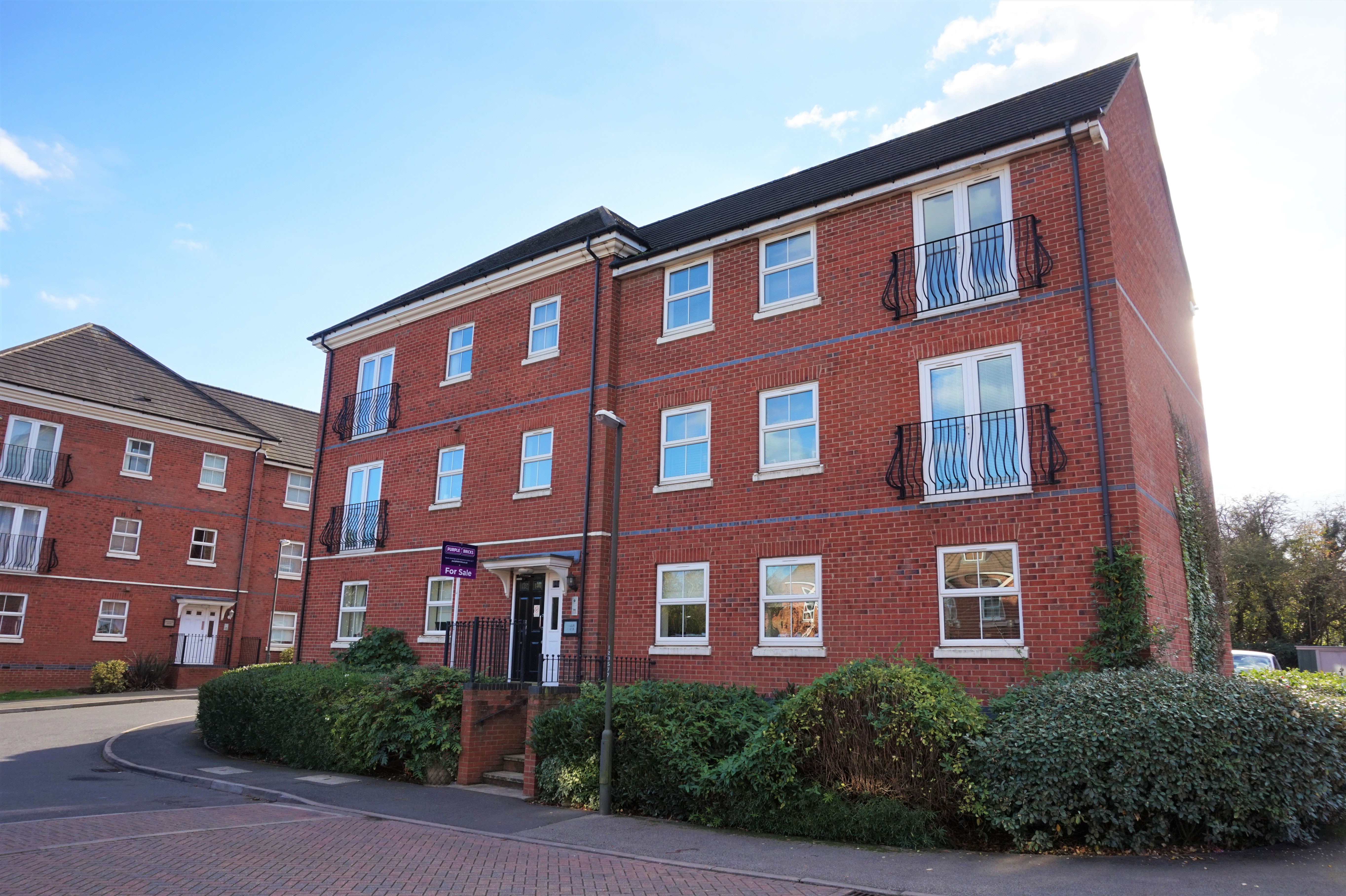 2 bedroom flat for sale in Box Close, Swadlincote, DE11 7GS