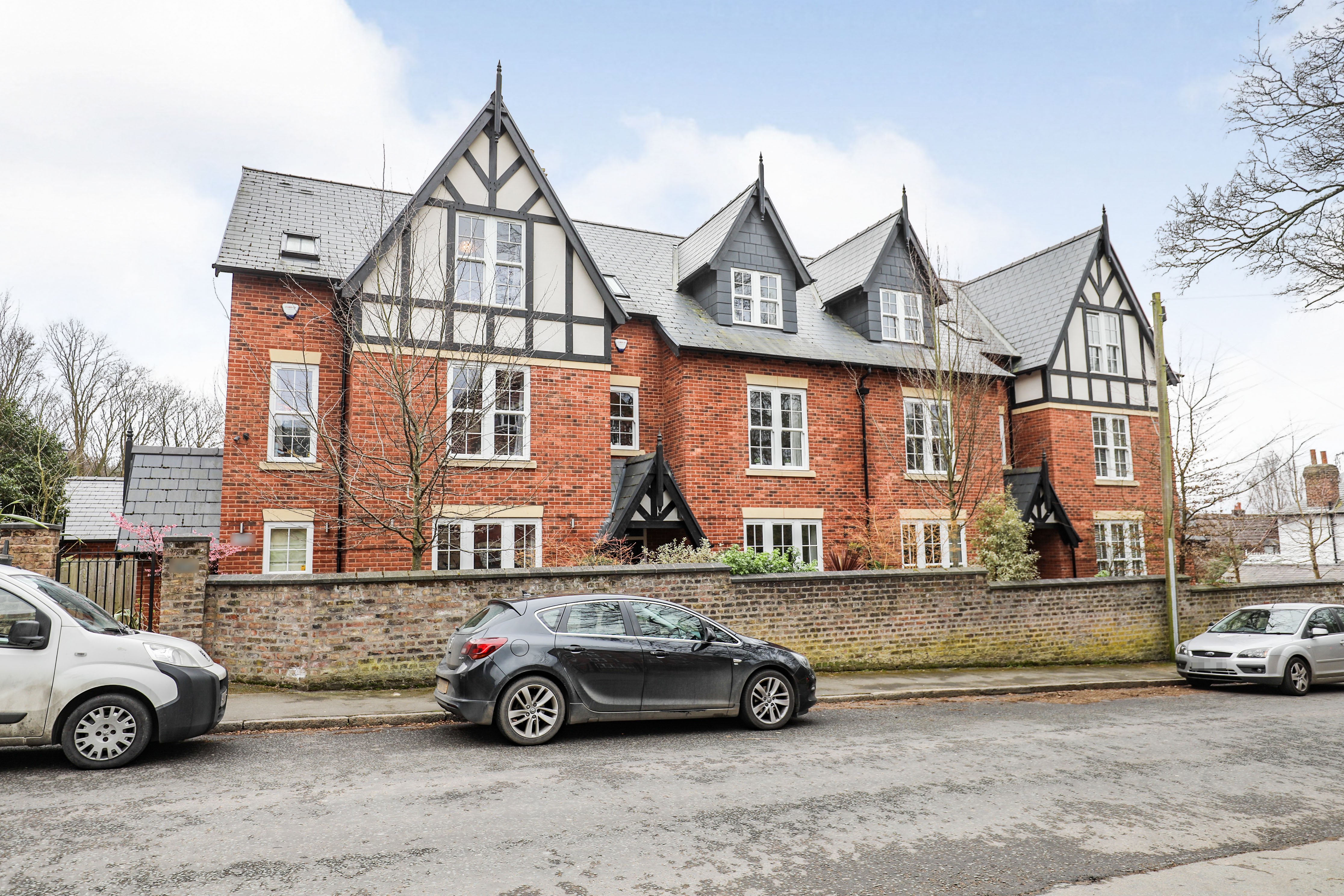 5 bedroom terraced house for sale in Carnatic Road, Liverpool, L18 8BZ