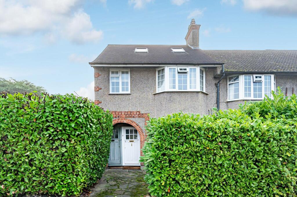 2 bedroom ground floor maisonette for sale in Farm Avenue, Streatham ...