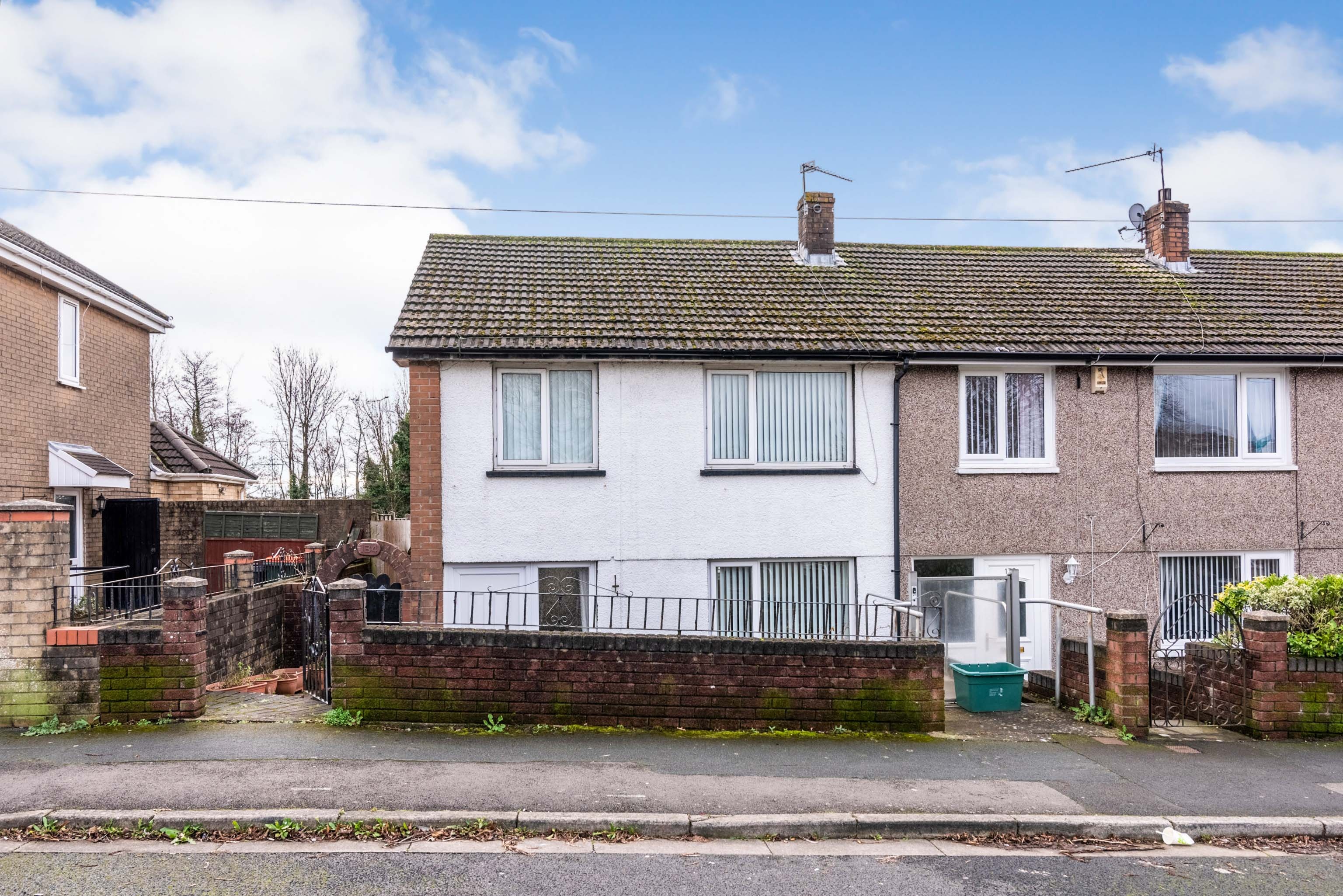 3 bedroom end of terrace house for sale in Maesglas Road, Newport, NP20 3DH