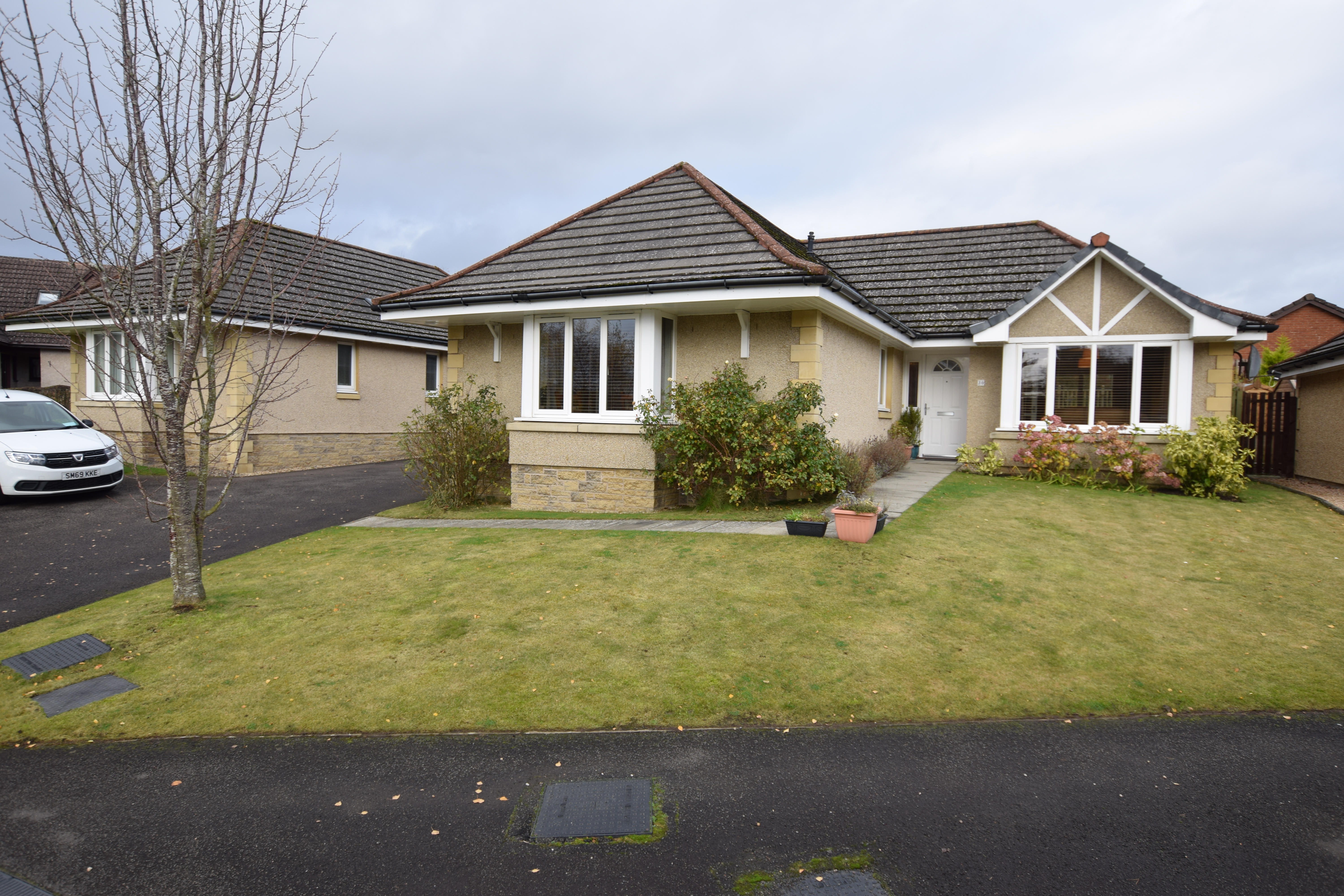 3 bedroom detached house for sale in Laird's Drive, Clackmannan, FK10 4EQ