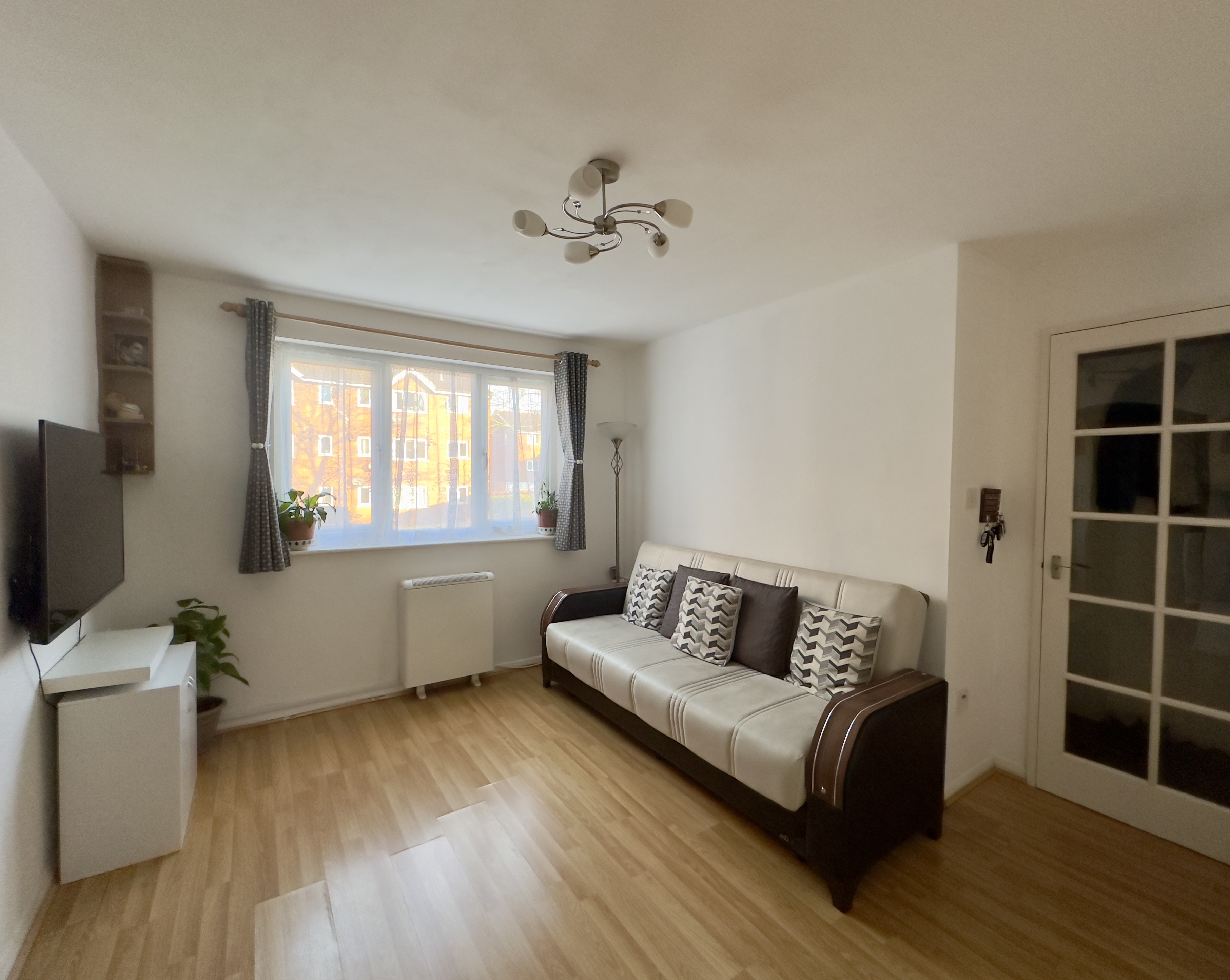 1 bedroom ground floor flat for sale in Howard Close, Waltham Abbey ...