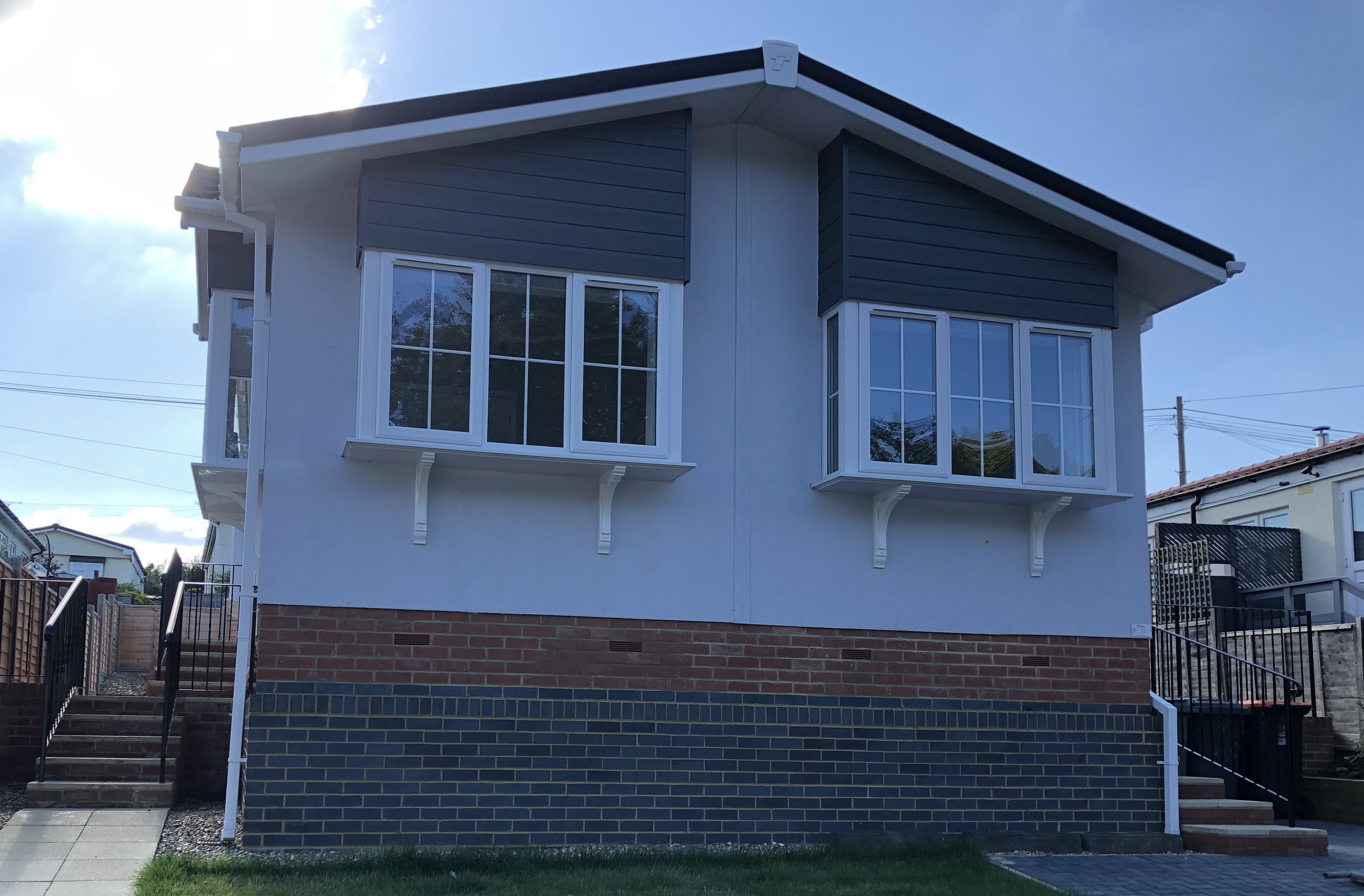 2 bedroom detached bungalow for sale in Whipsnade Park Homes, Dunstable ...