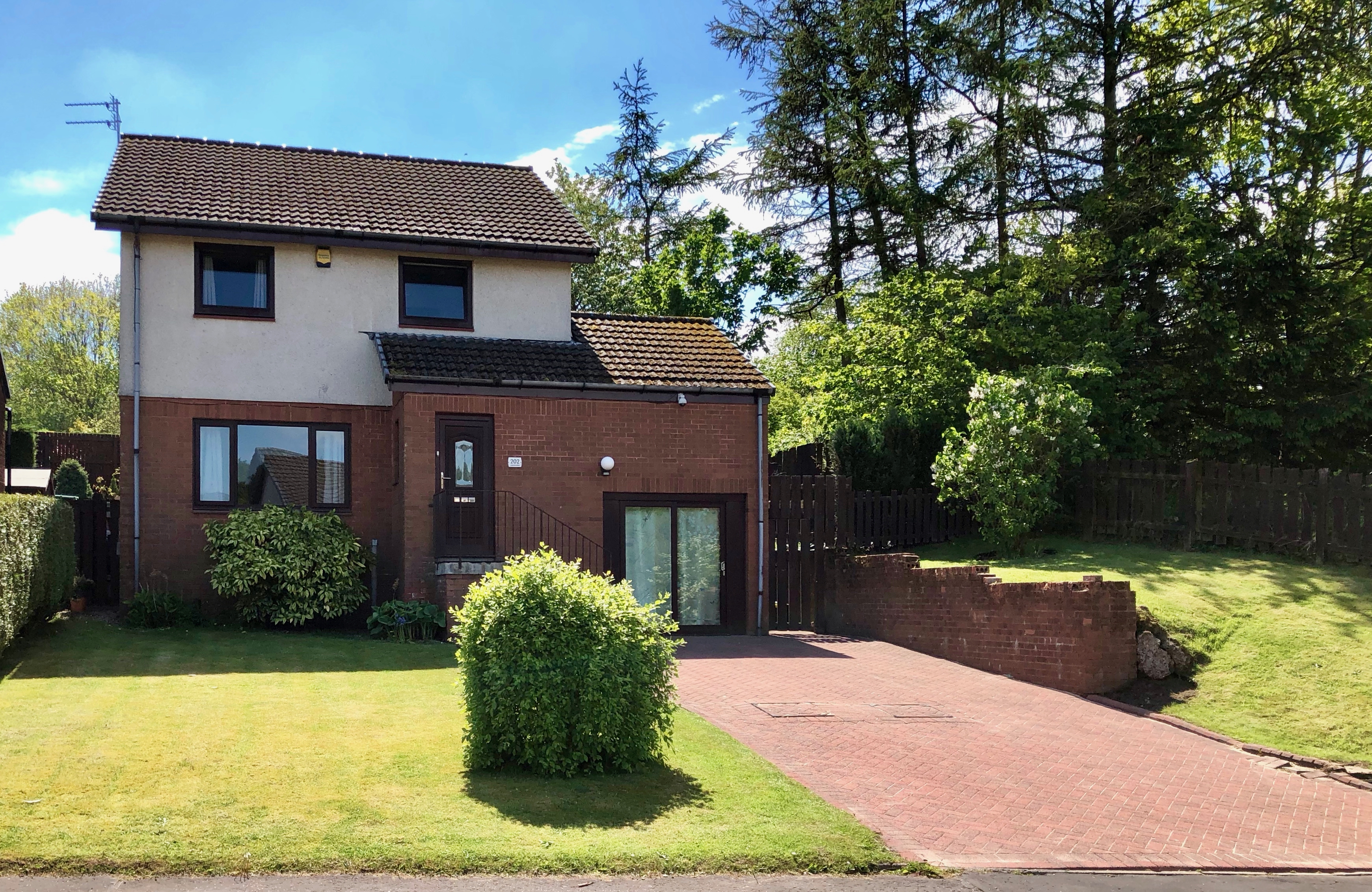 4 bedroom detached house for sale in Linburn Road, Erskine, PA8 6HB