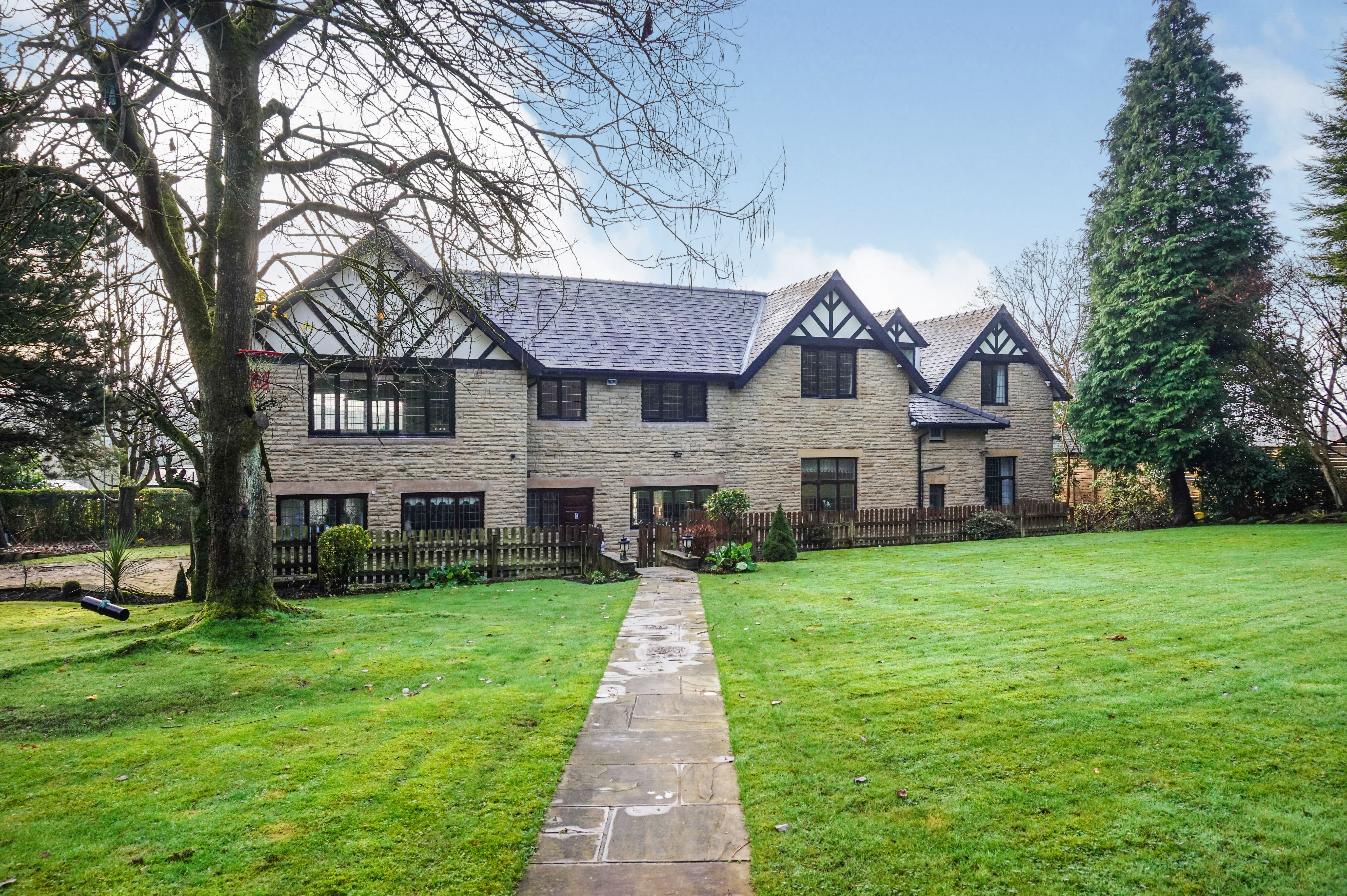 6 bedroom detached house for sale in Overdale drive, Bolton, BL1 5BX