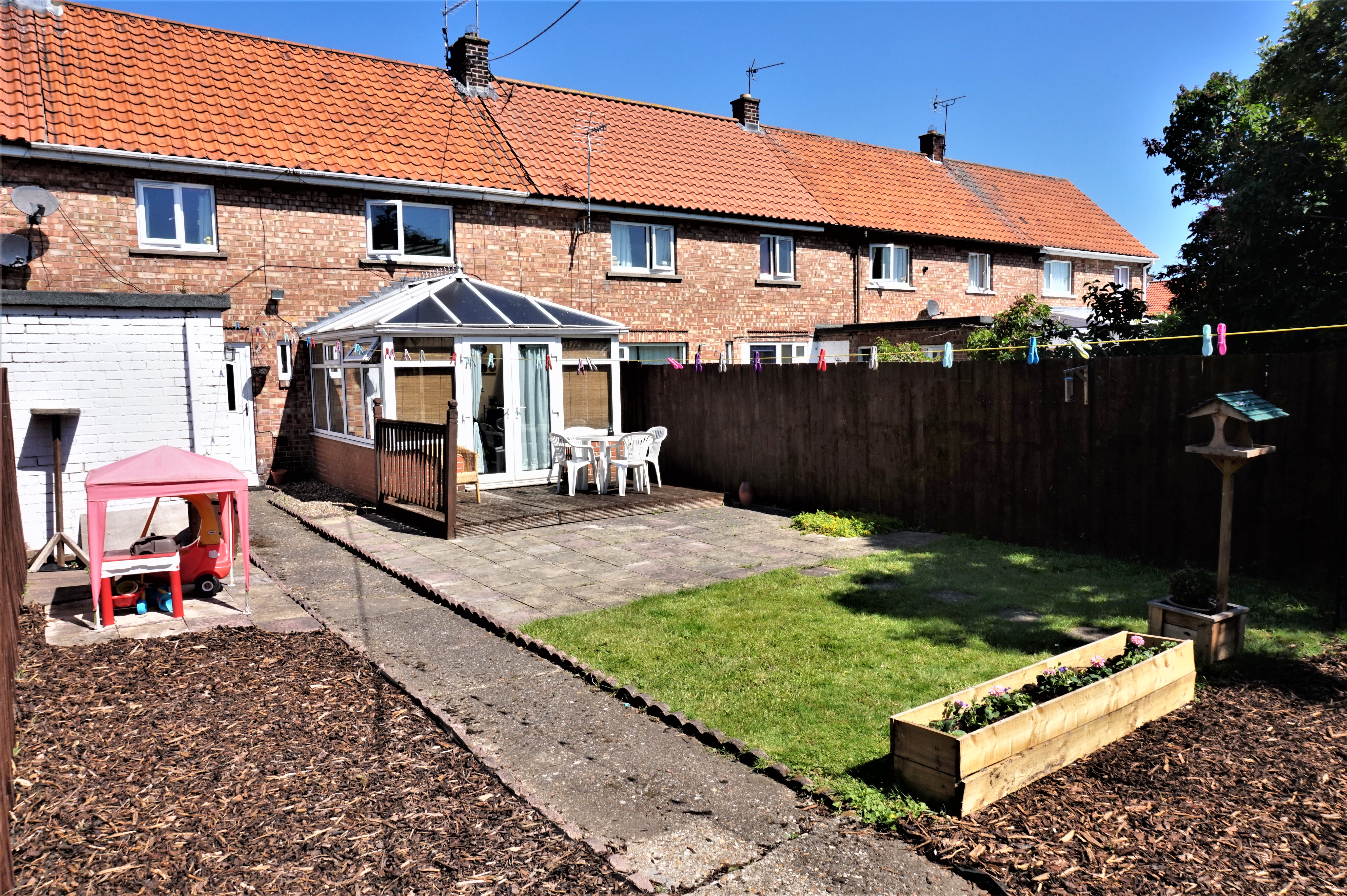 3 bedroom terraced house for sale in Middleton Close, Beverley, HU17 9NG