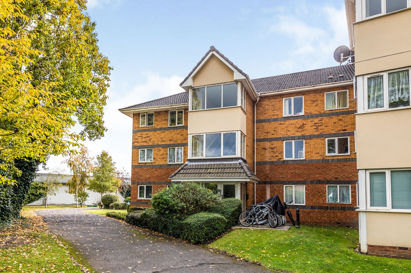 2 bedroom flat for sale in Winslet Place, Reading, RG30 1EN