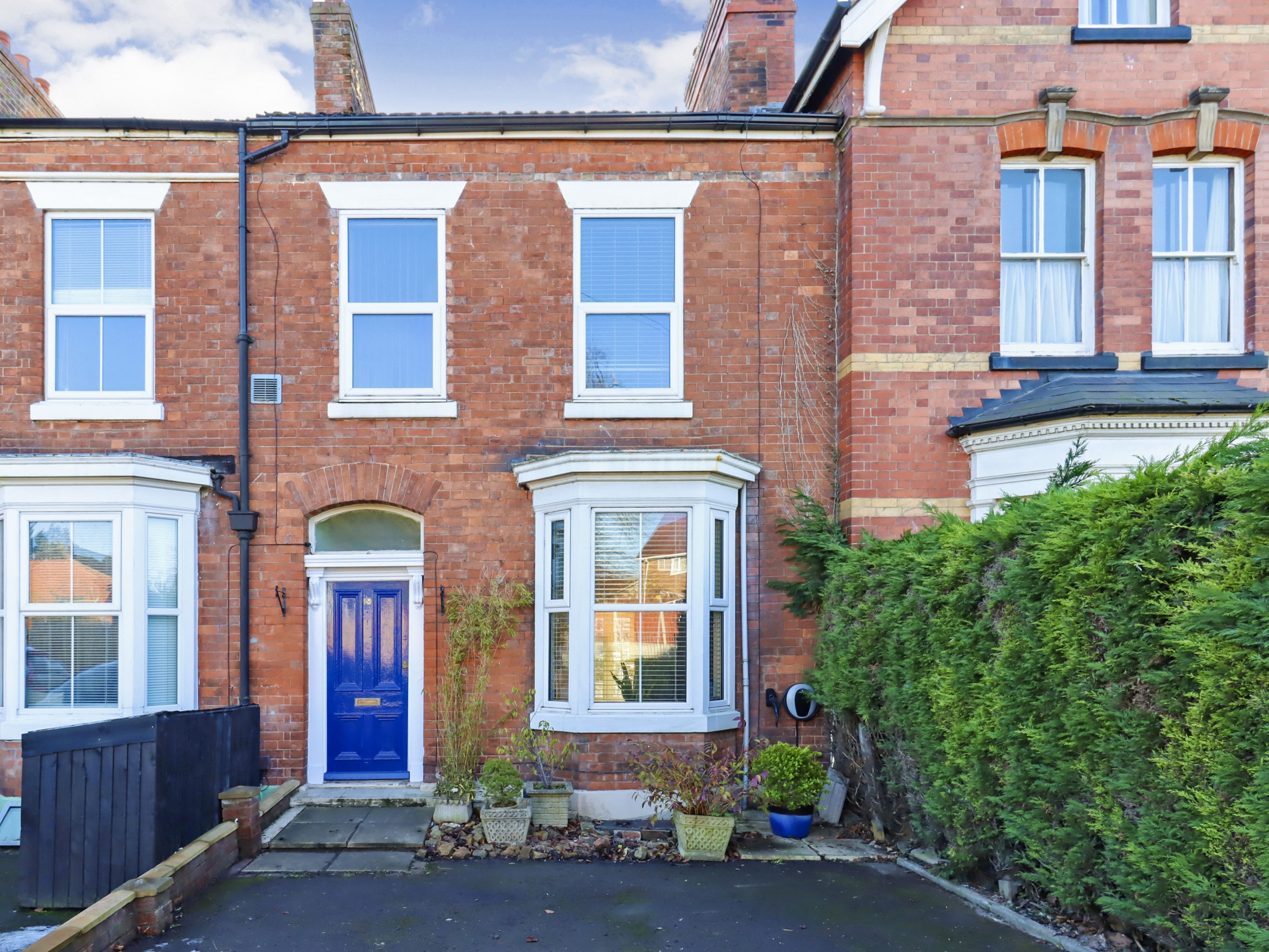 3 bedroom terraced house for sale in Vineyard Road, Telford, TF1 1HB
