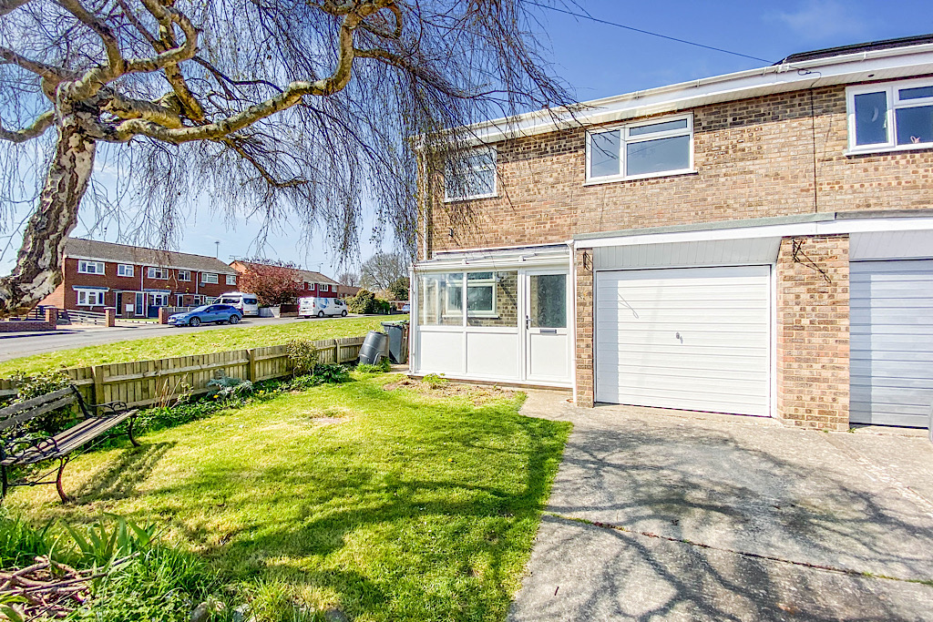 3 bedroom semi-detached house for sale in Birchwood Drive, Durrington ...