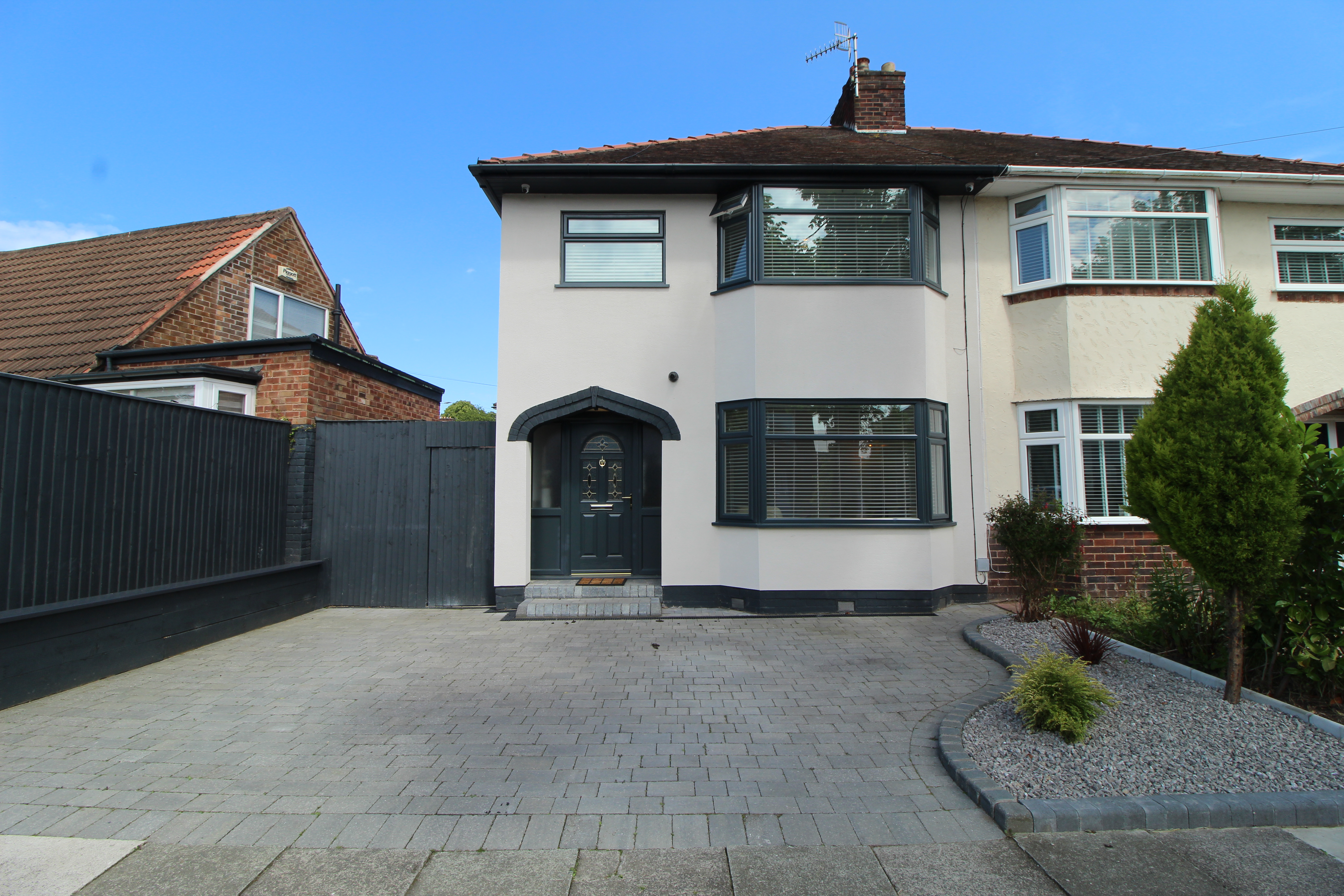 3 bedroom semi-detached house for sale in Holly Avenue, Wirral, CH63 3EP