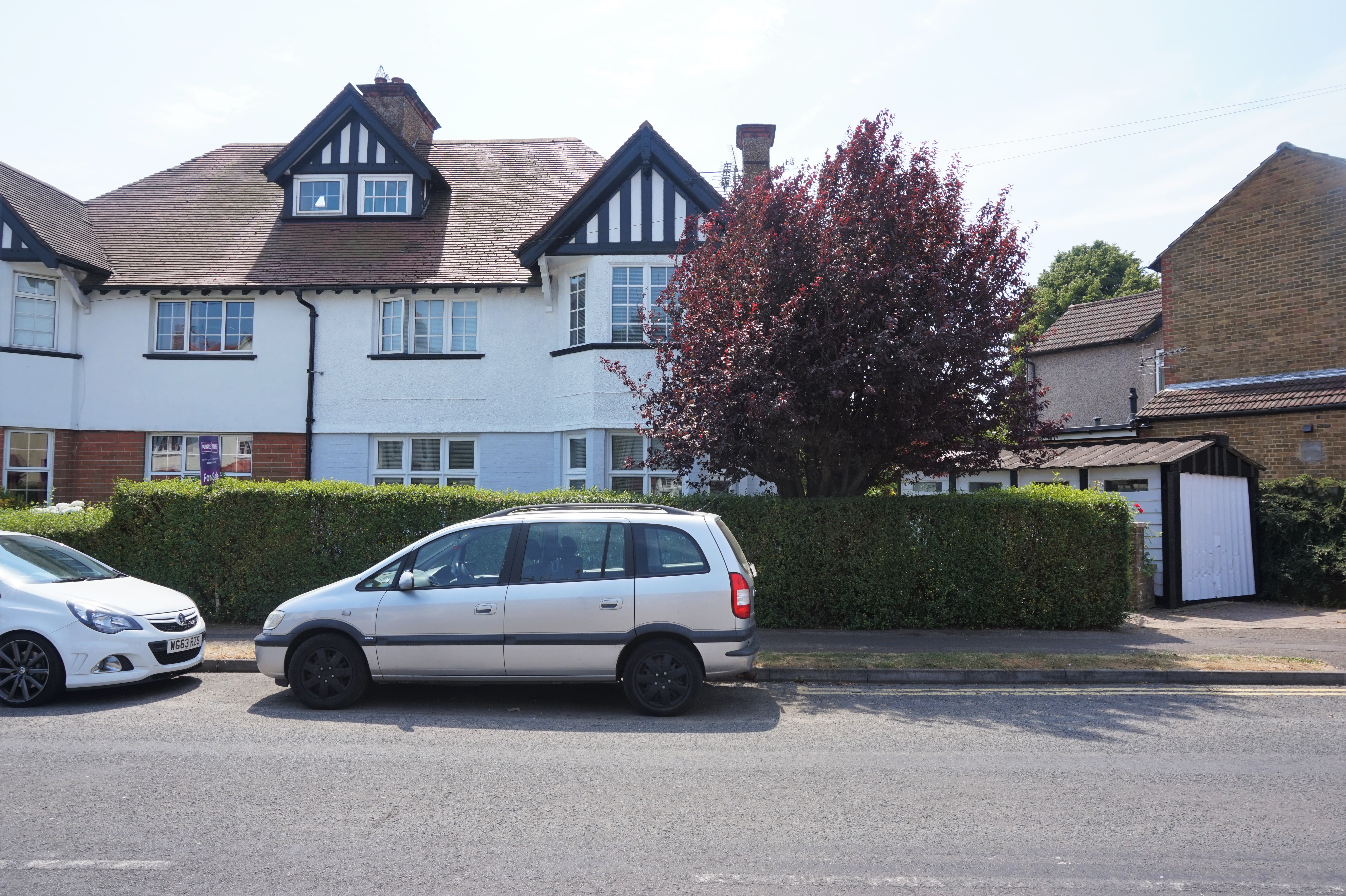 4 bedroom semi-detached house for sale in Court Road, Caterham, CR3 5RH