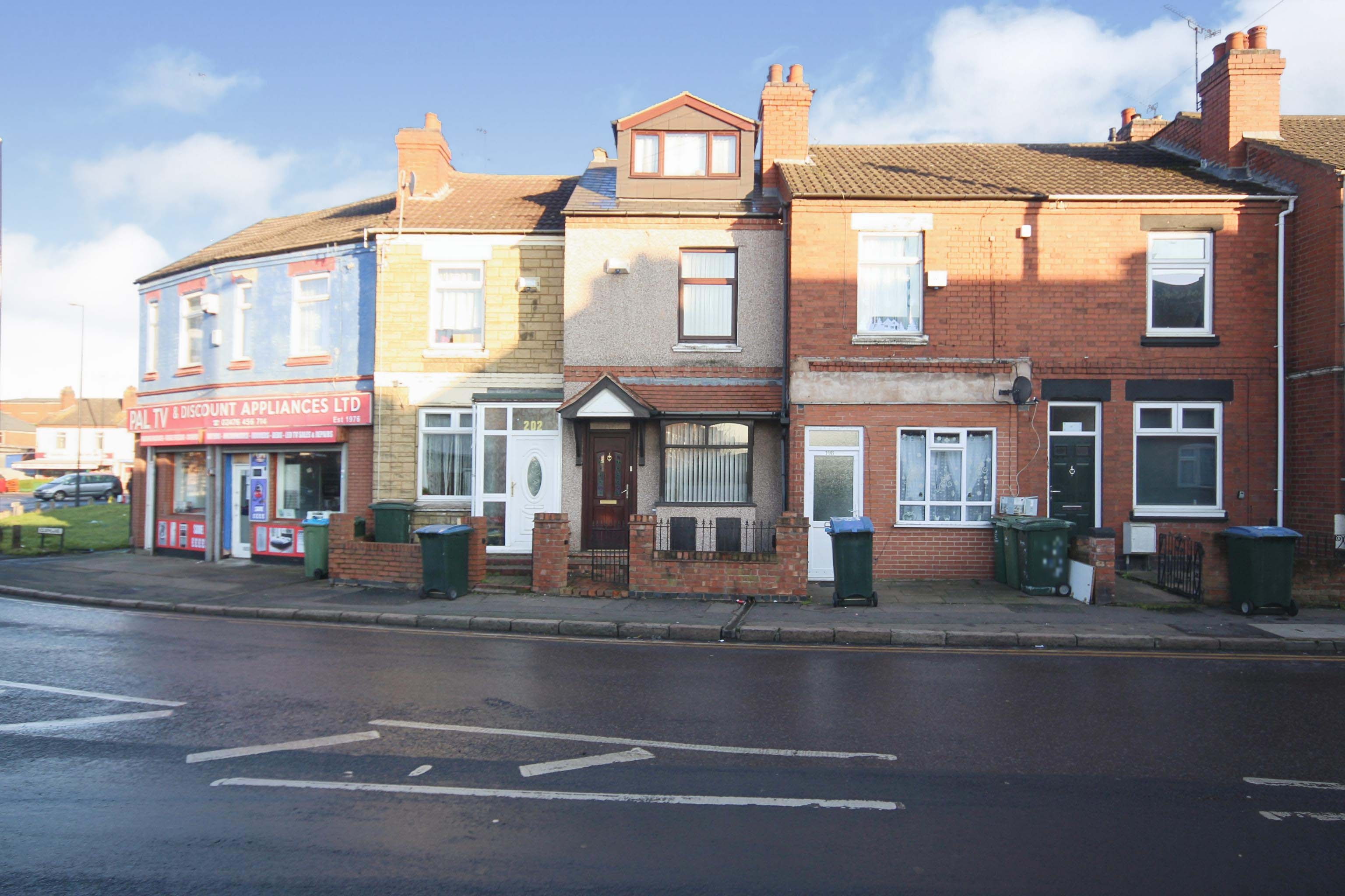 3 bedroom terraced house for sale in Clay Lane, Coventry, CV2 4LX