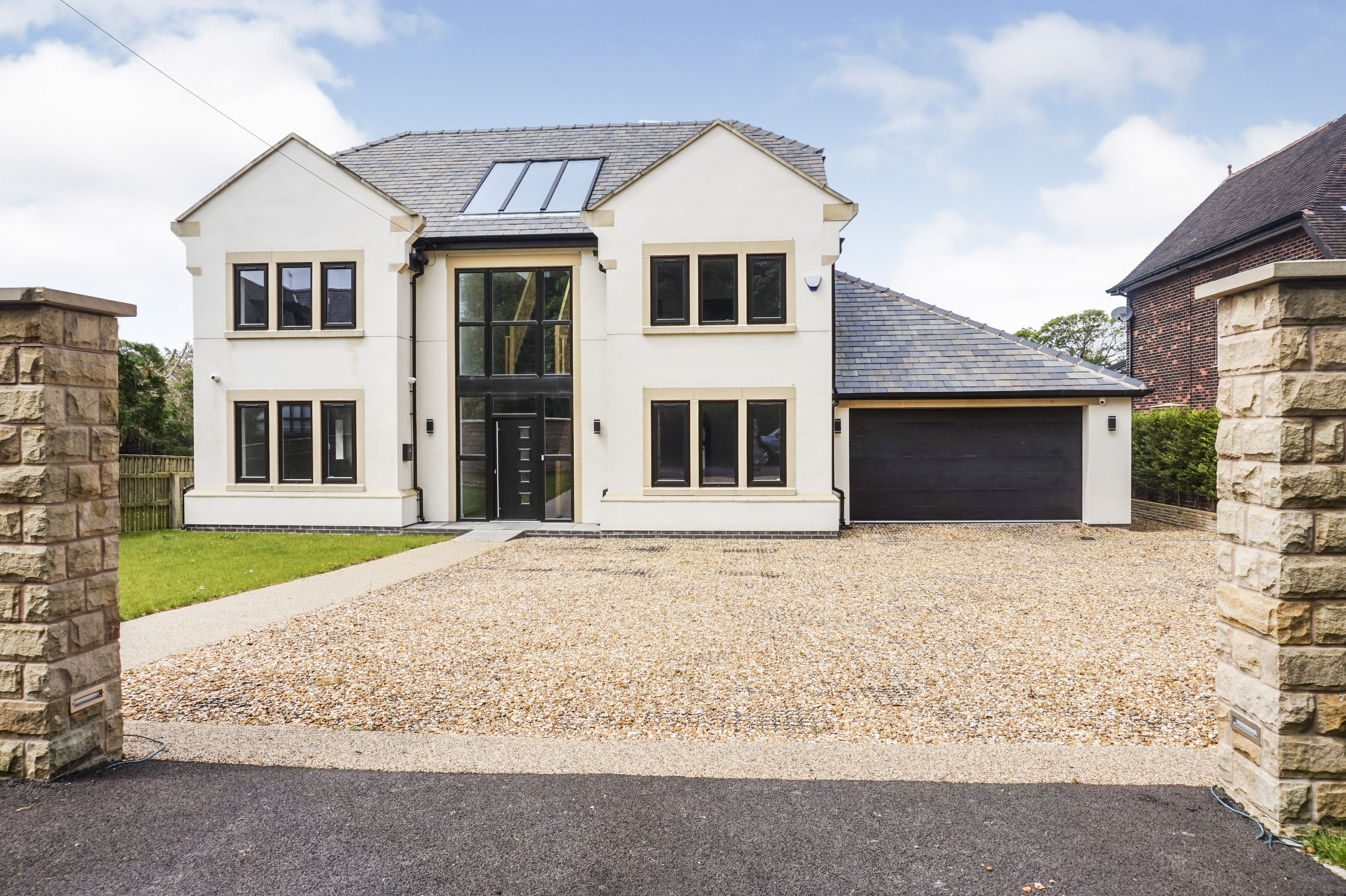 6 bedroom detached house for sale in Bowlacre Road, Hyde, SK14 5ES