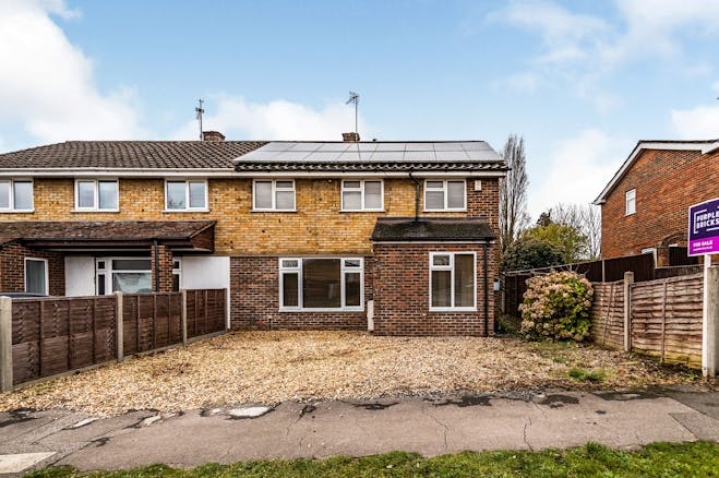 4 Bedroom Semi Detached House For Sale In Appleford Road Reading Rg30 3nx