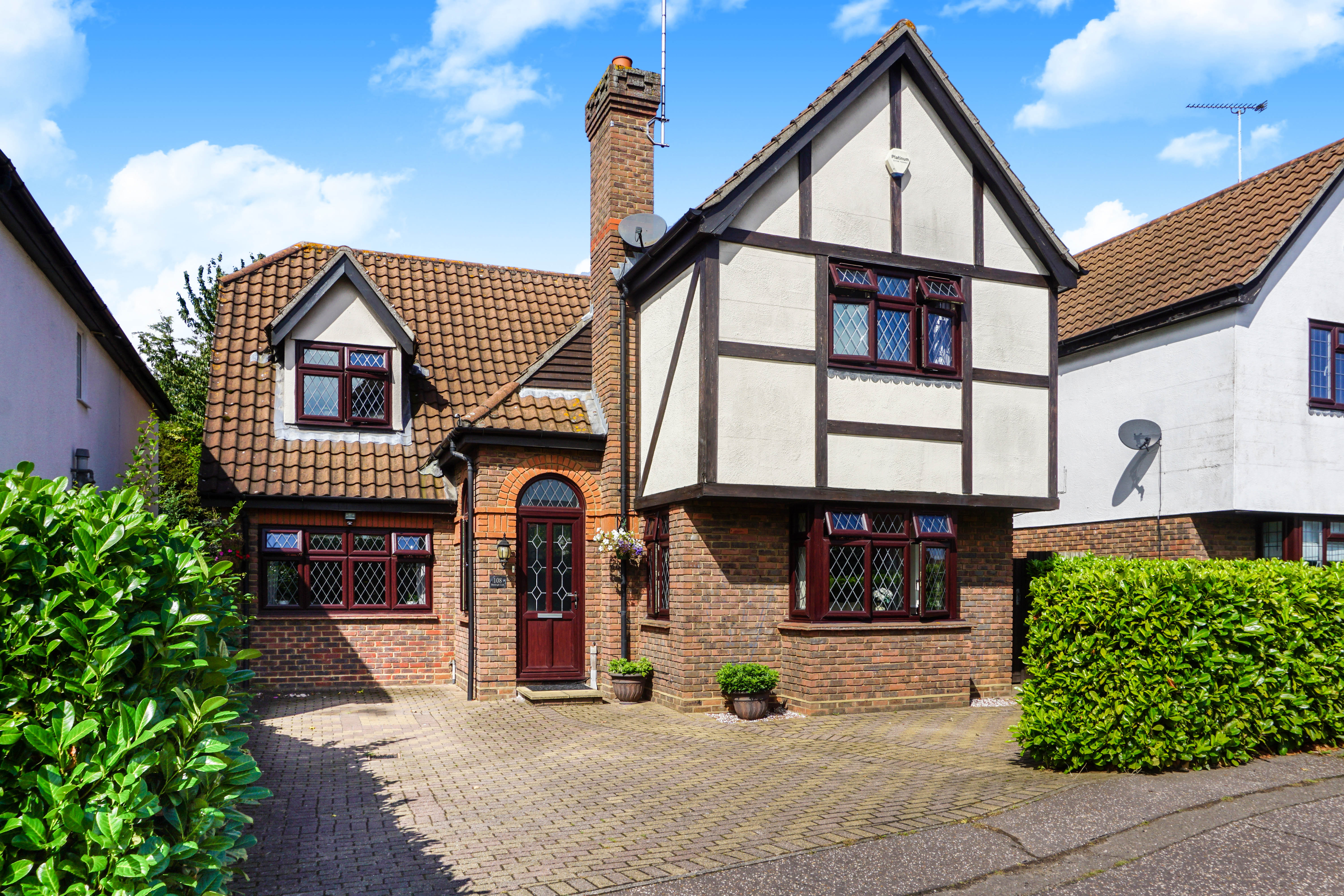 4 bedroom detached house for sale in Beeleigh Link, Chelmsford, CM2 6RG