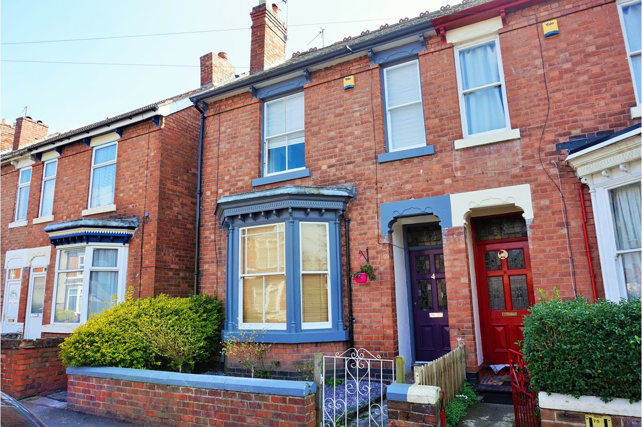 4 bedroom semi-detached house for sale in Avondale Road, Wolverhampton ...