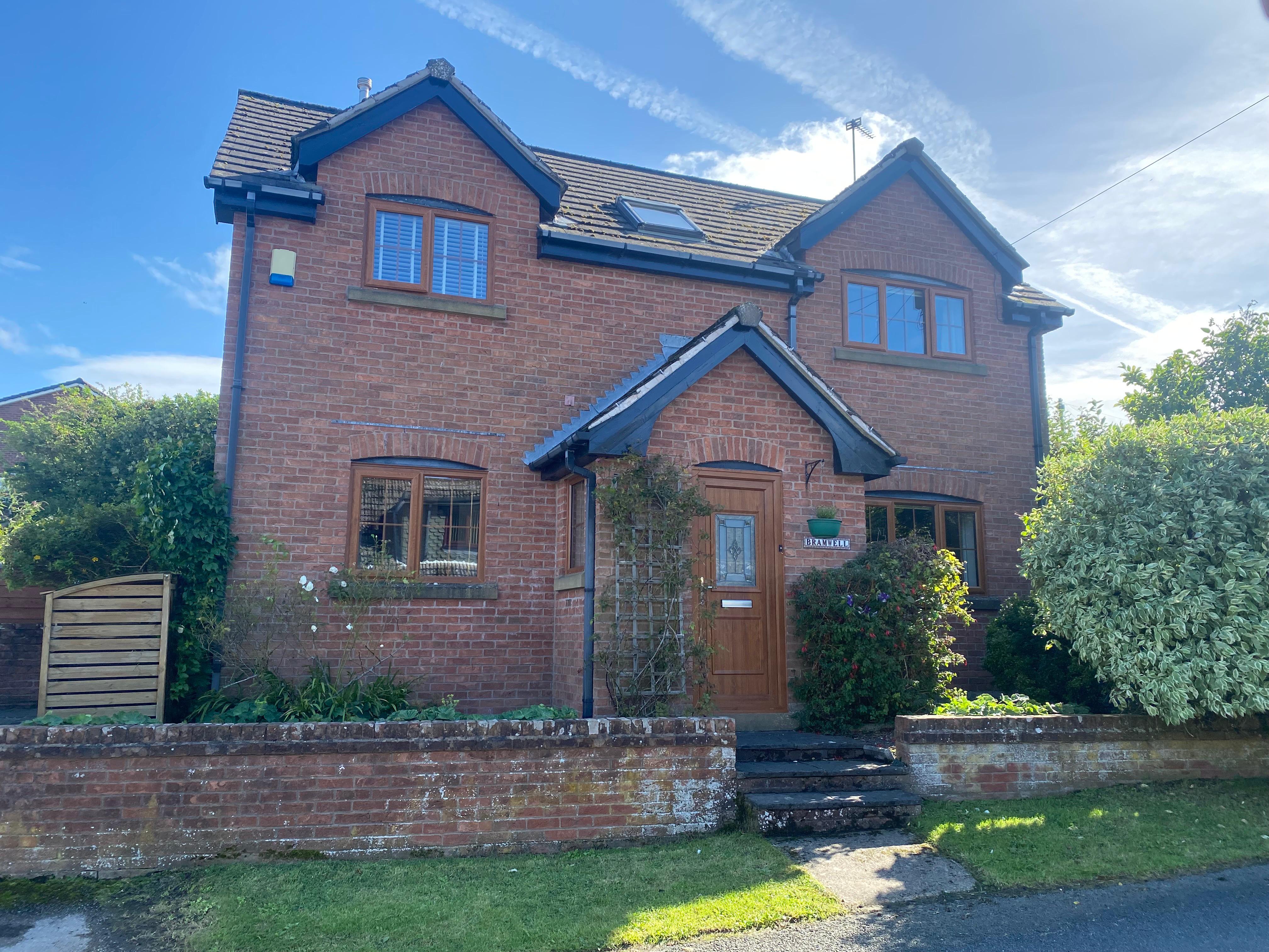 4 bedroom detached house for sale in Wallace Lane, Forton, Preston, PR3 0BA