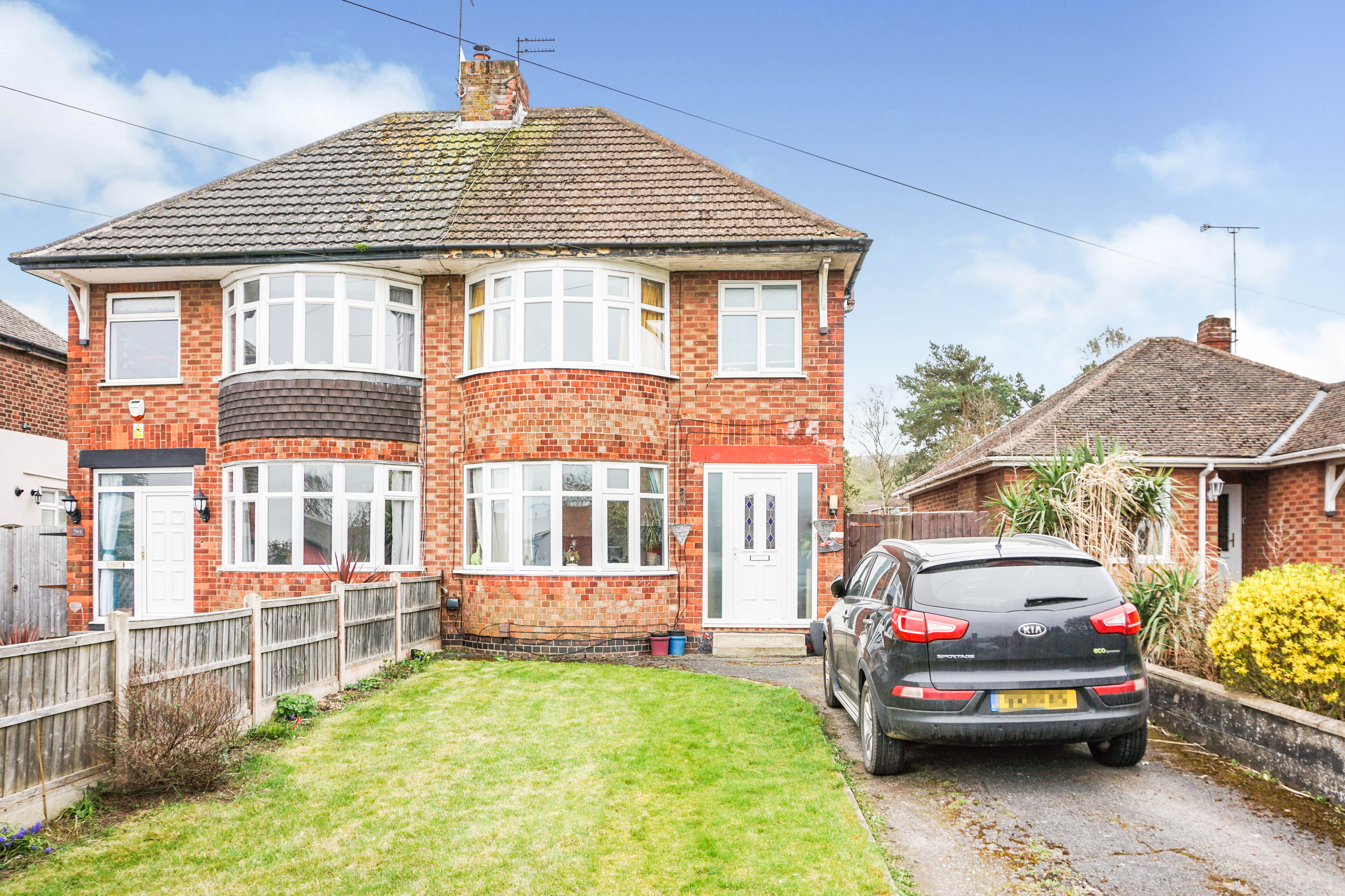 3 bedroom semi-detached house for sale in Harlaxton Road, Grantham ...