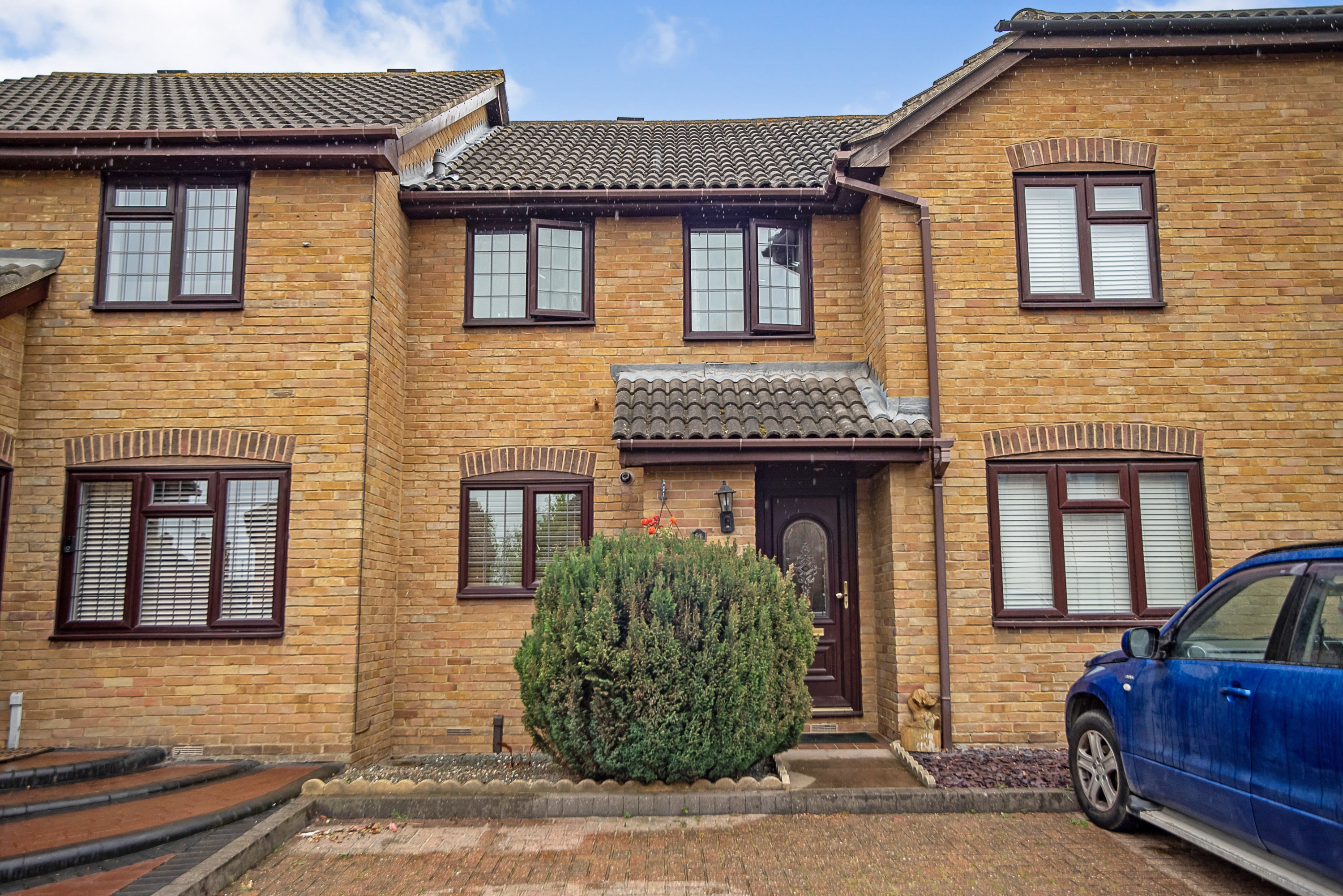 2 bedroom terraced house for sale in Archates Avenue, Grays, RM16 6QS