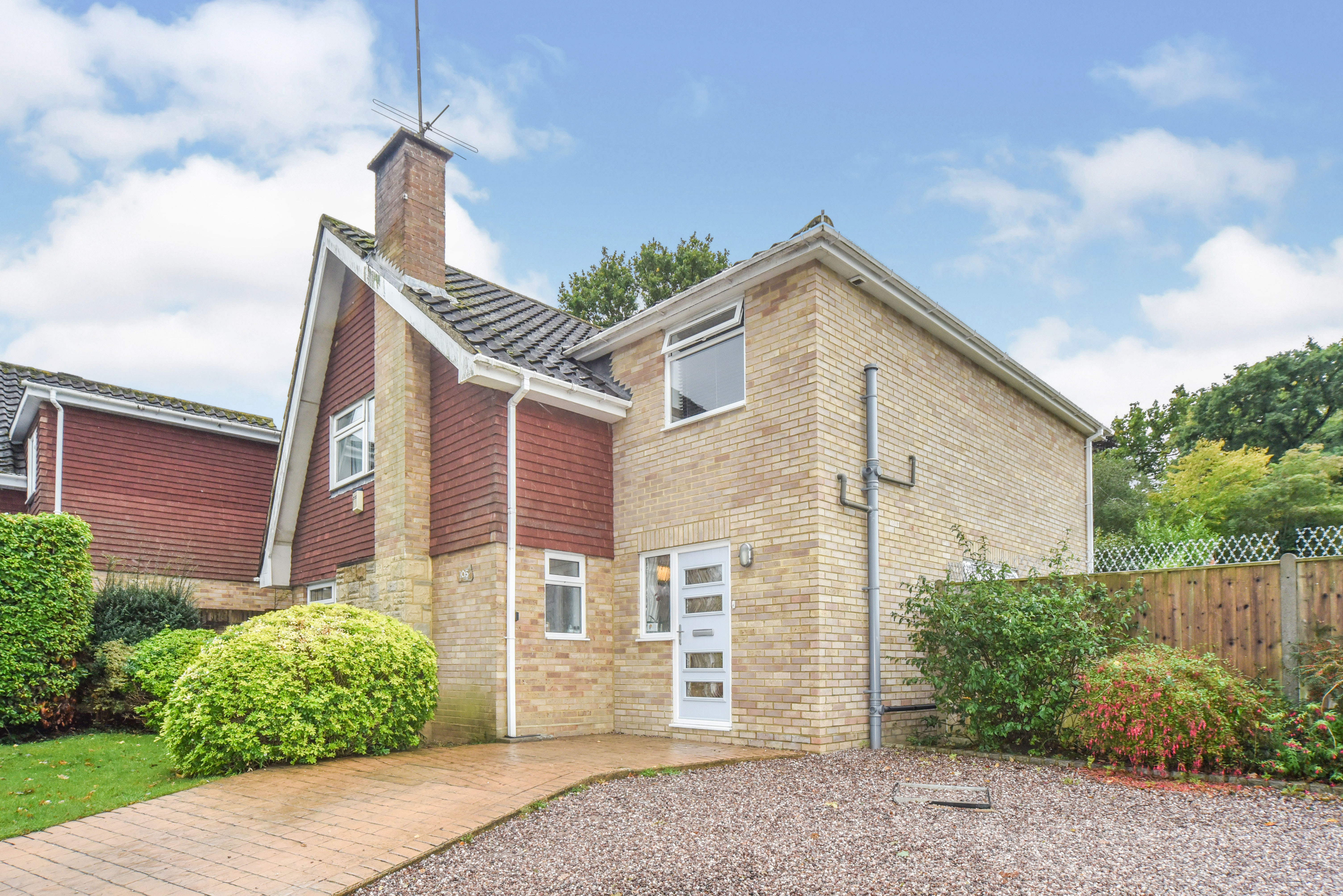 3 bedroom detached house for sale in Wolf Lane, Windsor, SL4 4YY