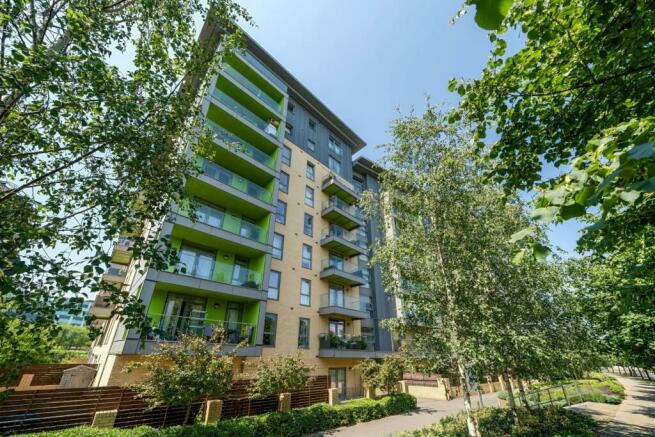 2 bedroom apartment to rent in Lakeside Drive, London, NW10 7FR