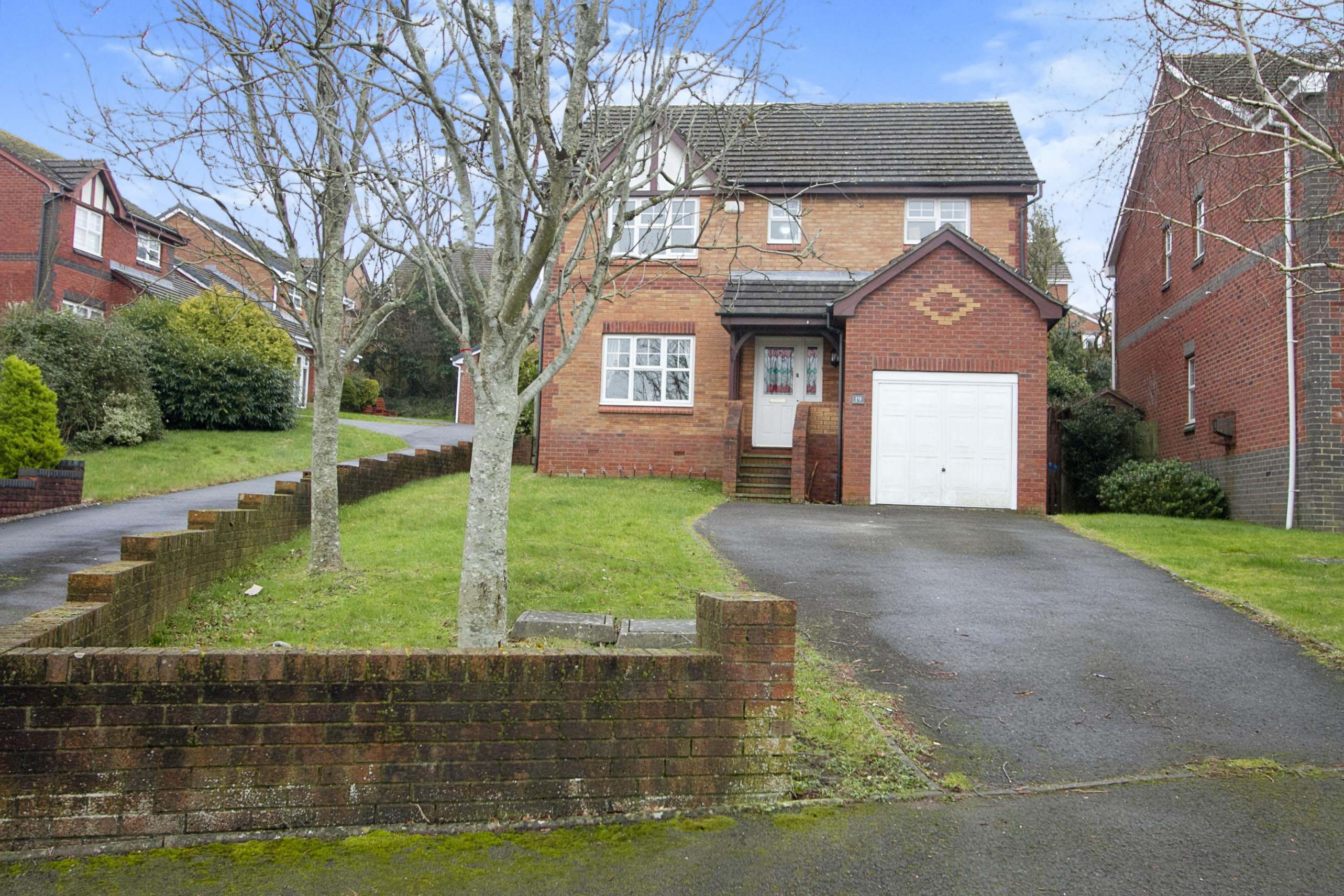 4 bedroom detached house for sale in Ffordd Cwm Cidi, Barry, CF62 6LH