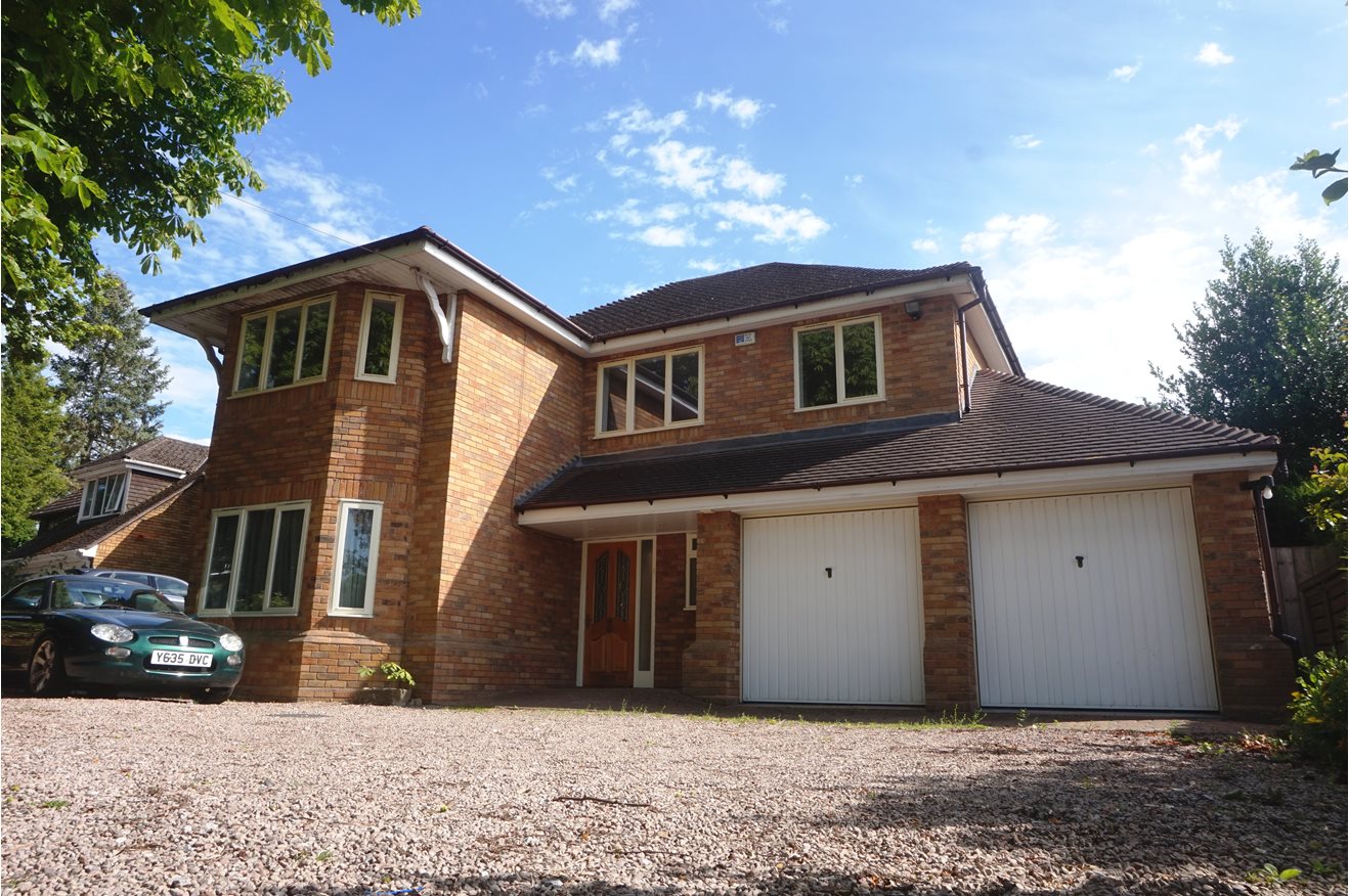 5 bedroom detached house for sale in Mill Lane, Blakedown, DY10 3ND