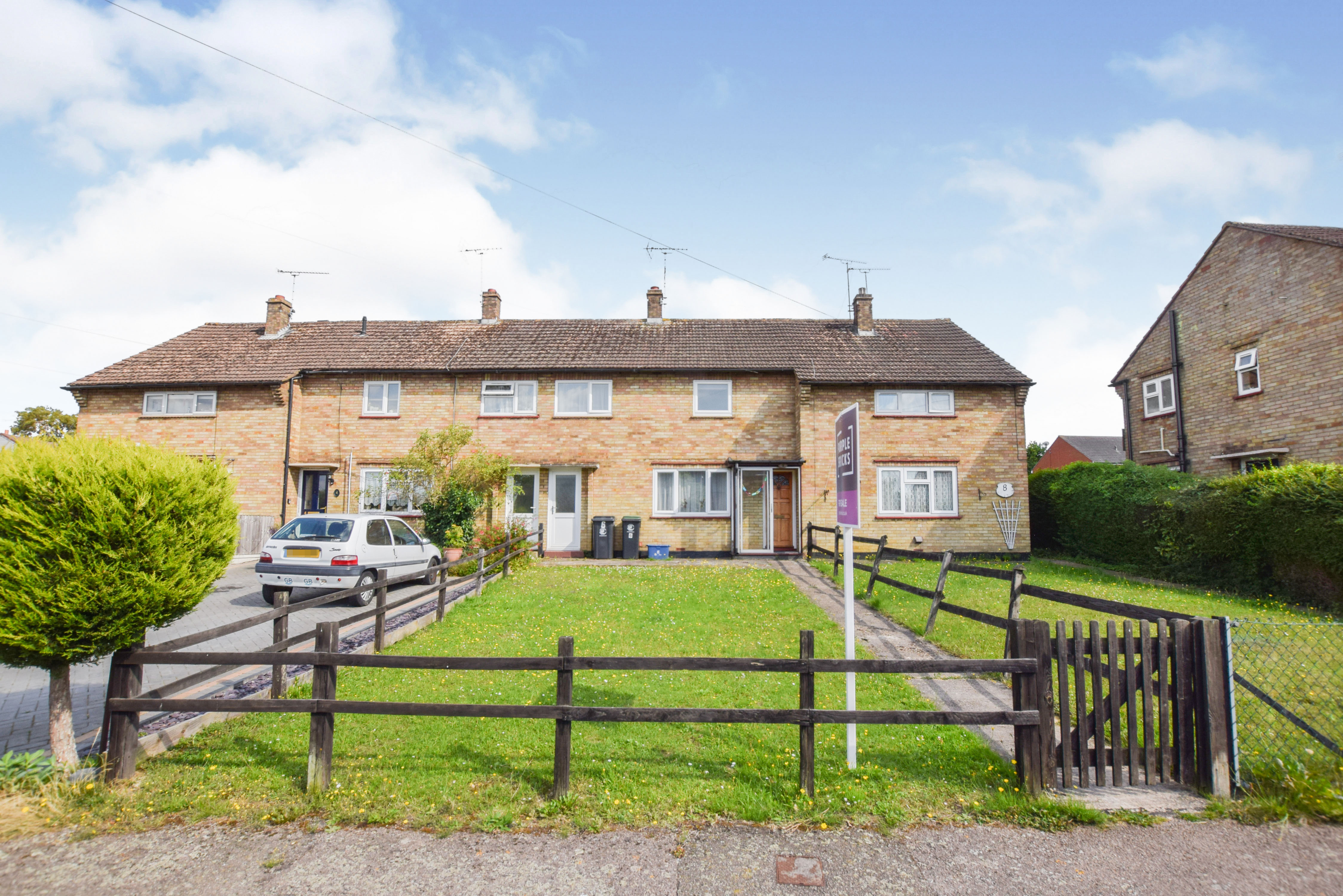 3 bedroom terraced house for sale in Acres Avenue, Ongar, CM5 0BH