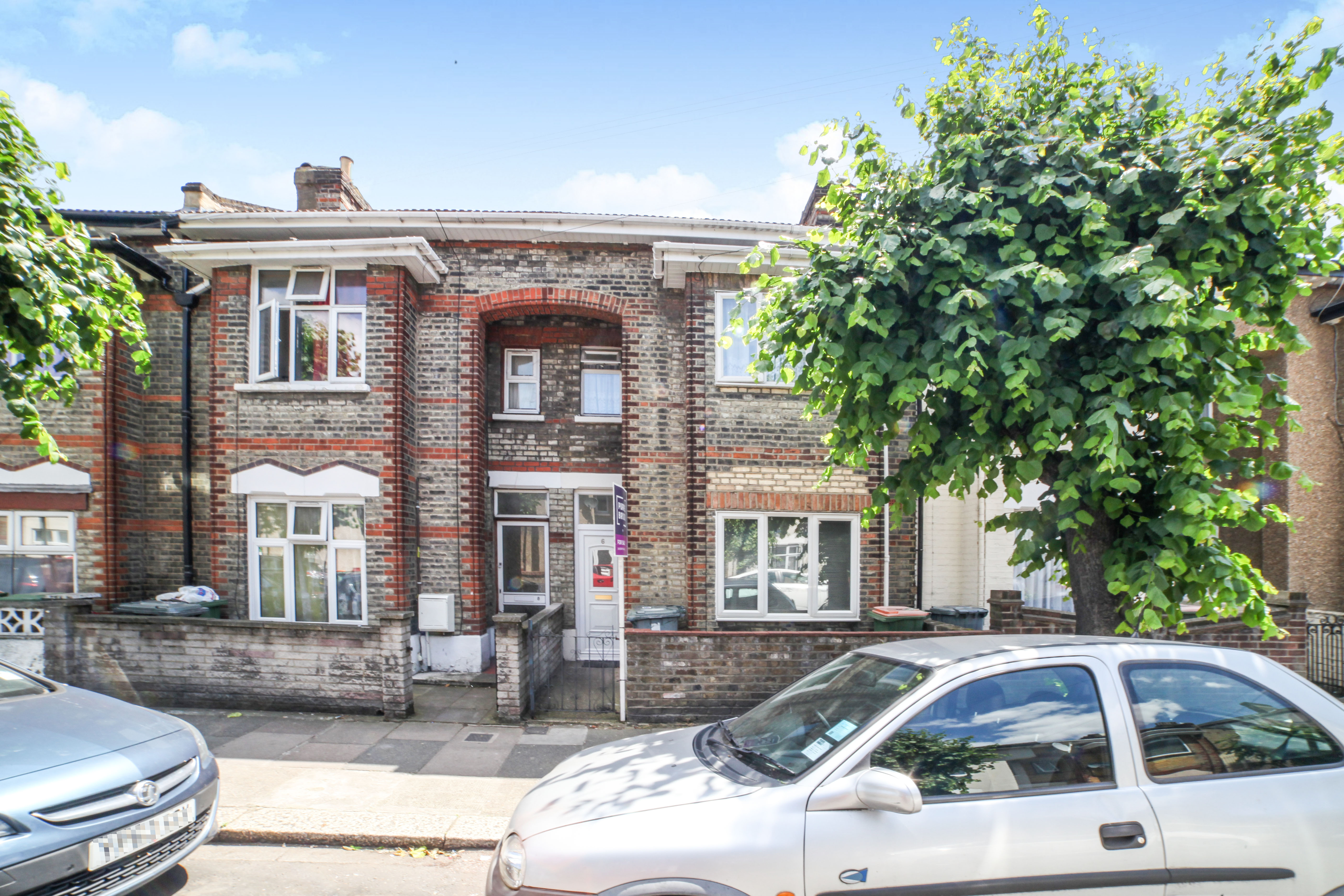3 bedroom terraced house for sale in Kings Road, London, E6 1DY