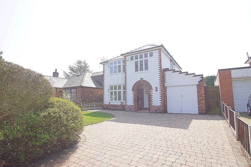 3 bedroom detached house for sale in Clifton Road, Runcorn, WA7 4TD