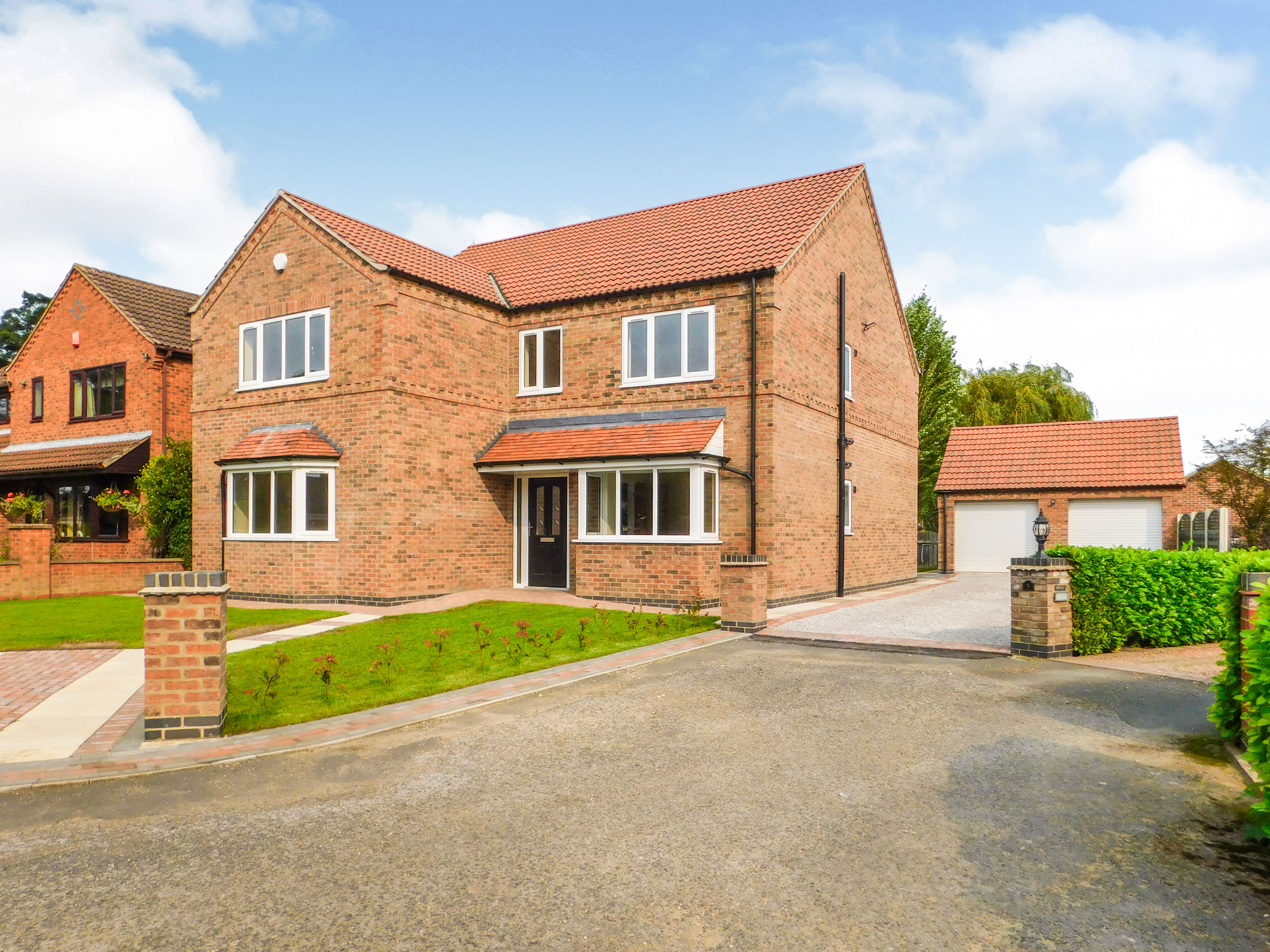 4 bedroom detached house for sale in Brewery Gardens, Crowle, DN17 4LU