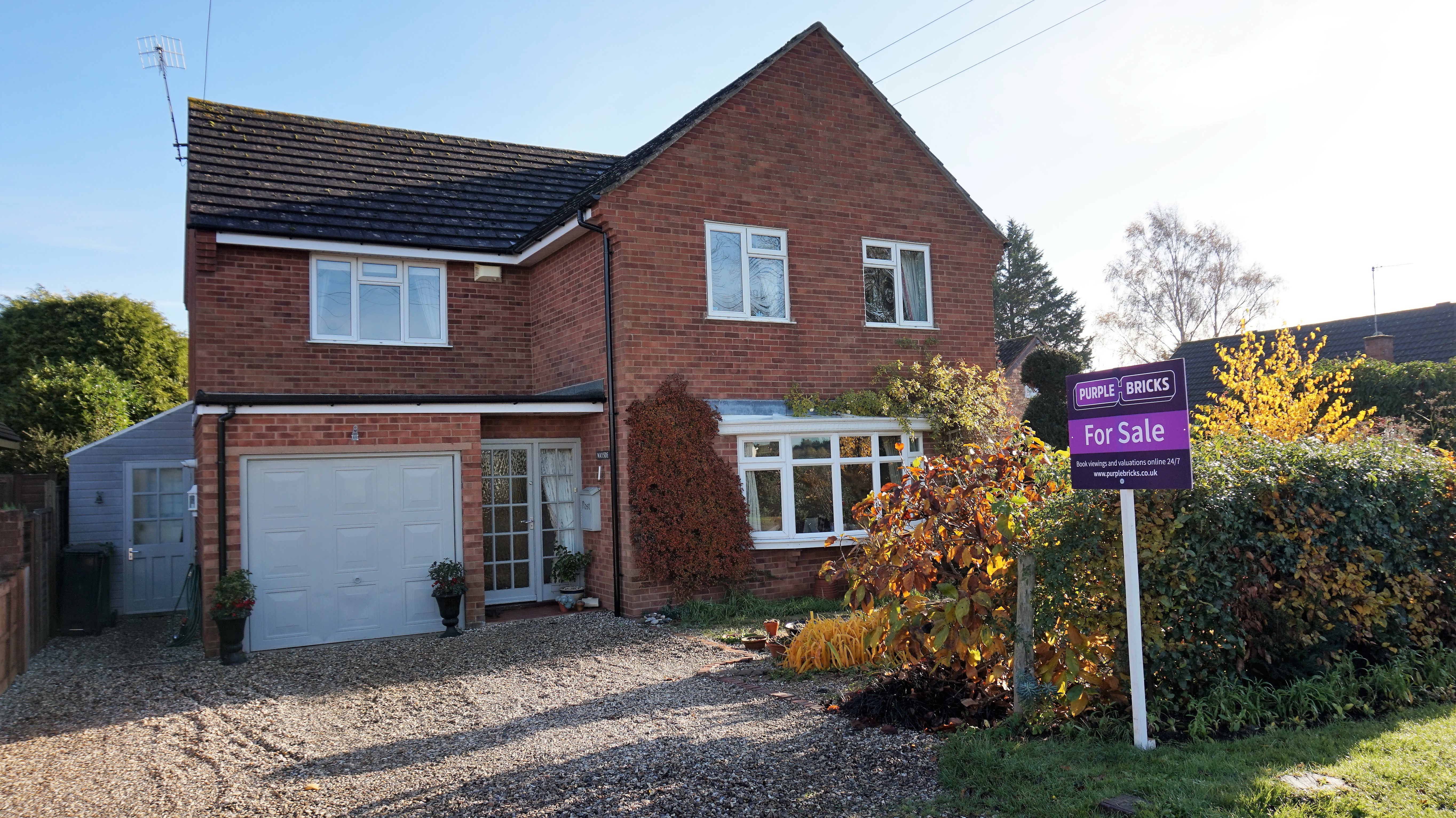 4 bedroom detached house for sale in Church Lane, Lower Moor, WR10 2PJ