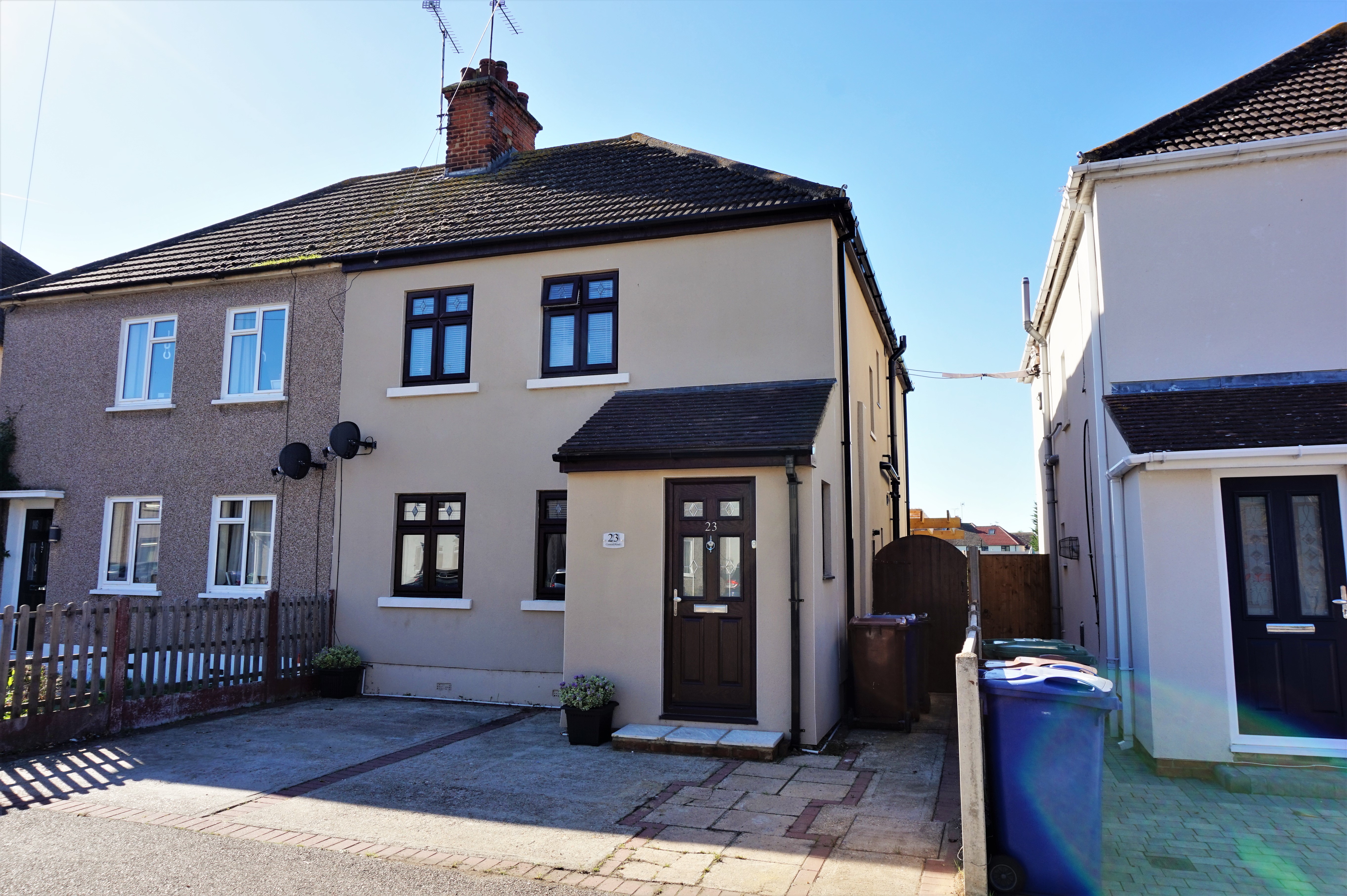 4 bedroom semi-detached house for sale in Conrad Road, Stanford-le-hope ...