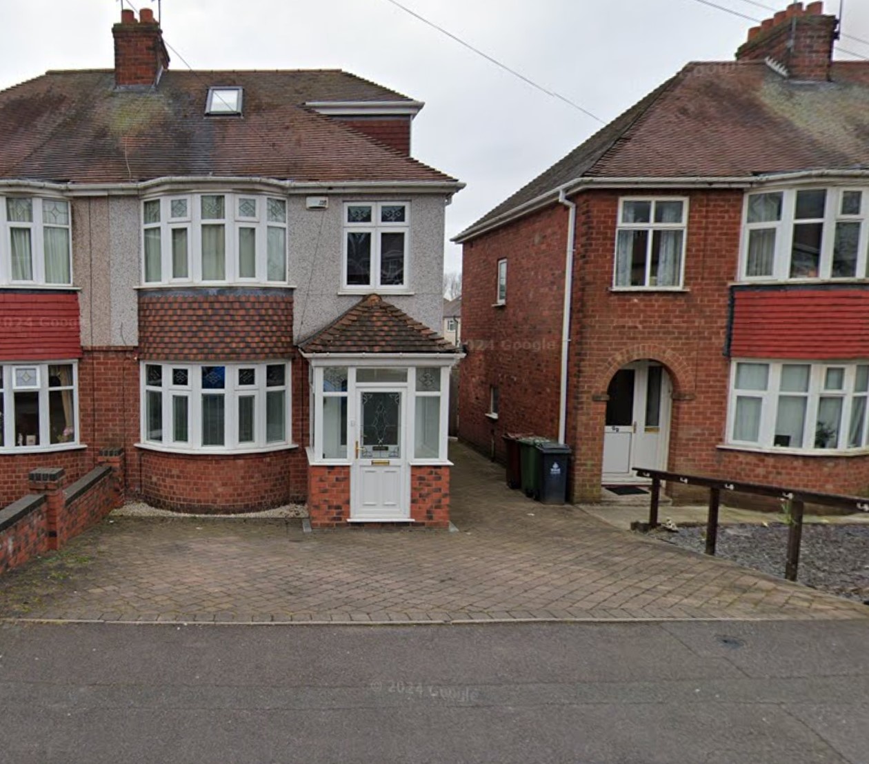 4 bedroom semi-detached house to rent in Wrexham Avenue, Walsall, WS2 0DQ