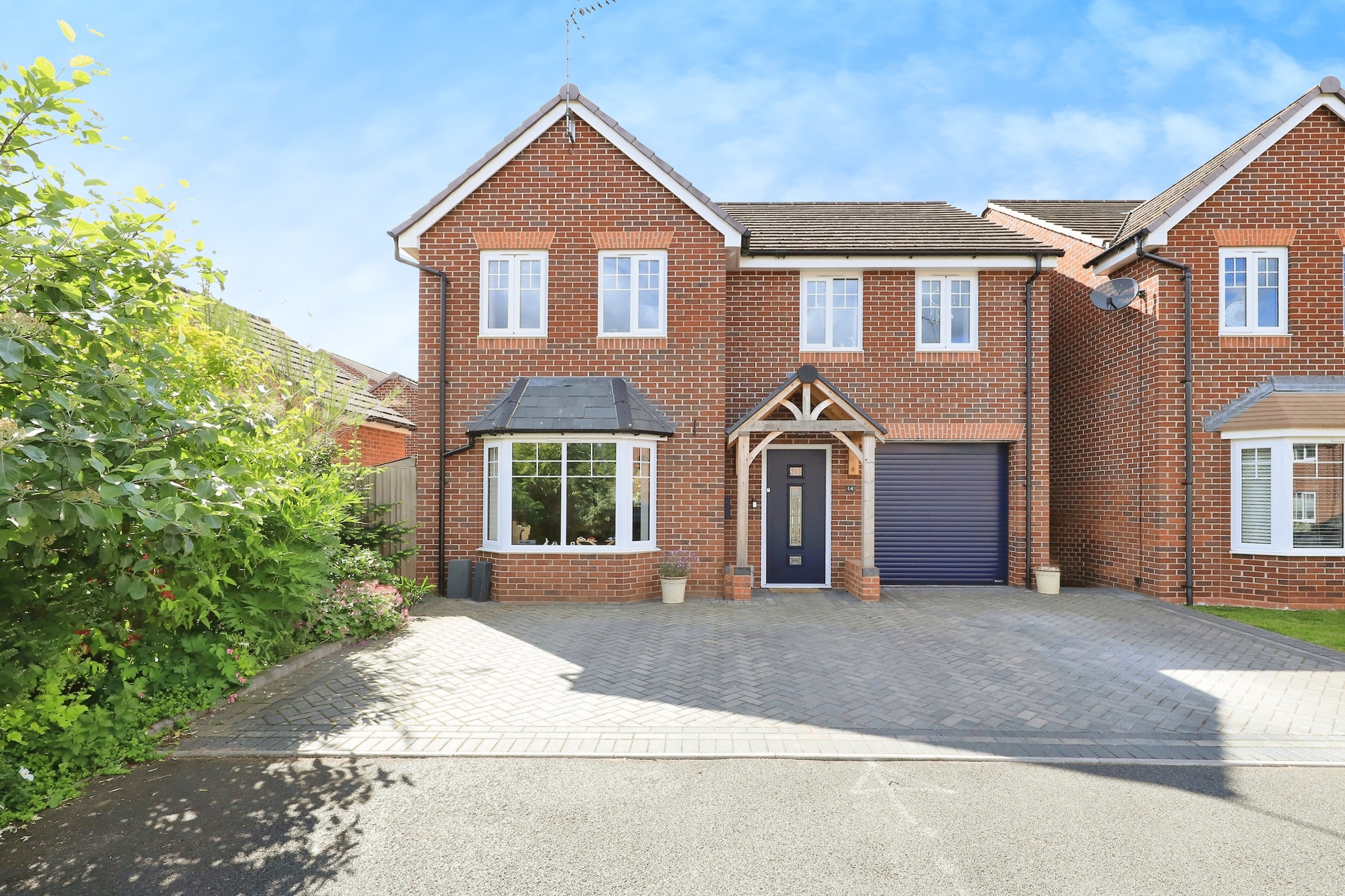 4 bedroom detached house for sale in Kirkby Drive, Kidderminster, DY11 7DW