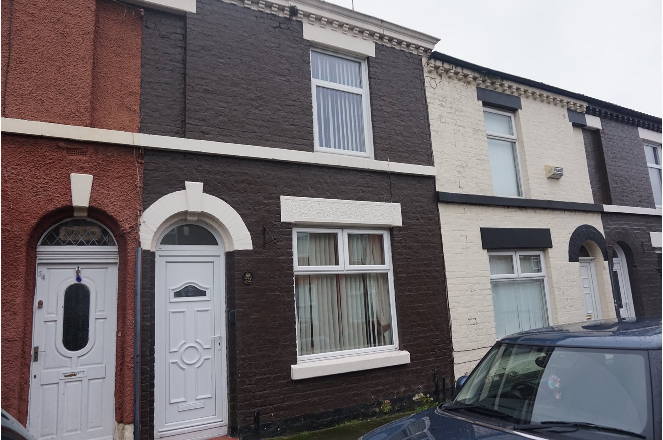 3 bedroom terraced house for sale in Pickwick Street, Liverpool, L8 5TW