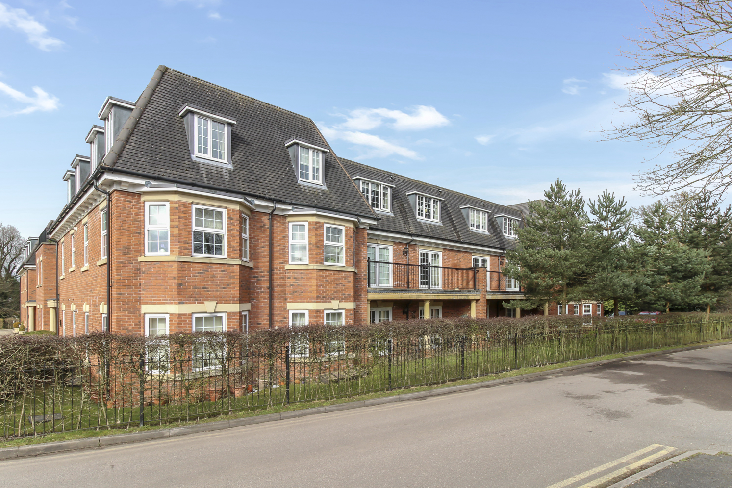 2 bedroom apartment for sale in Castlecroft Road, Castlecroft ...