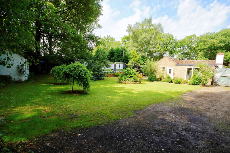 3 bedroom detached bungalow for sale in Old Wood, Skellingthorpe, LN6 5UA