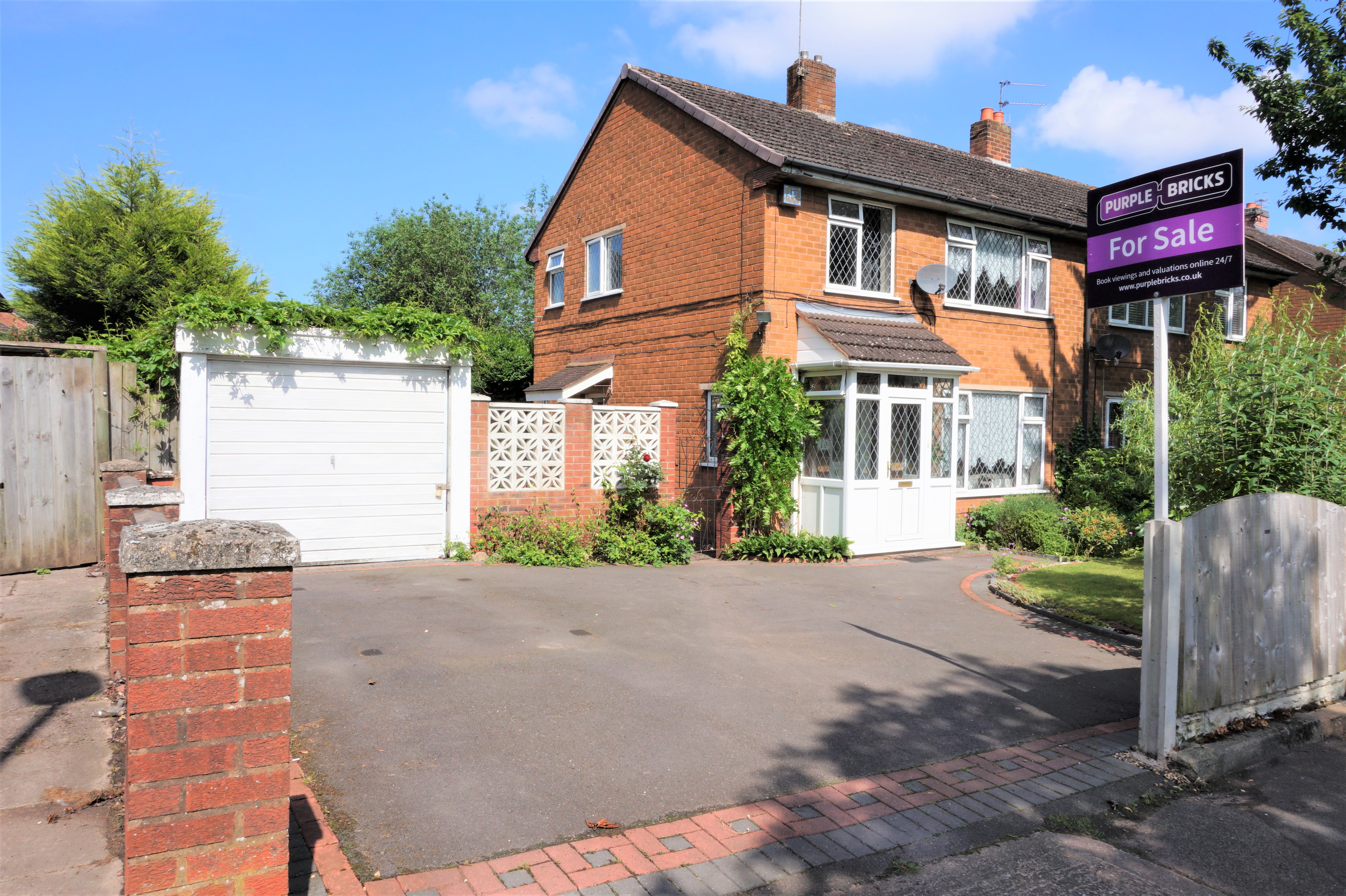 3 bedroom semi-detached house for sale in Bredon Avenue, Stourbridge ...